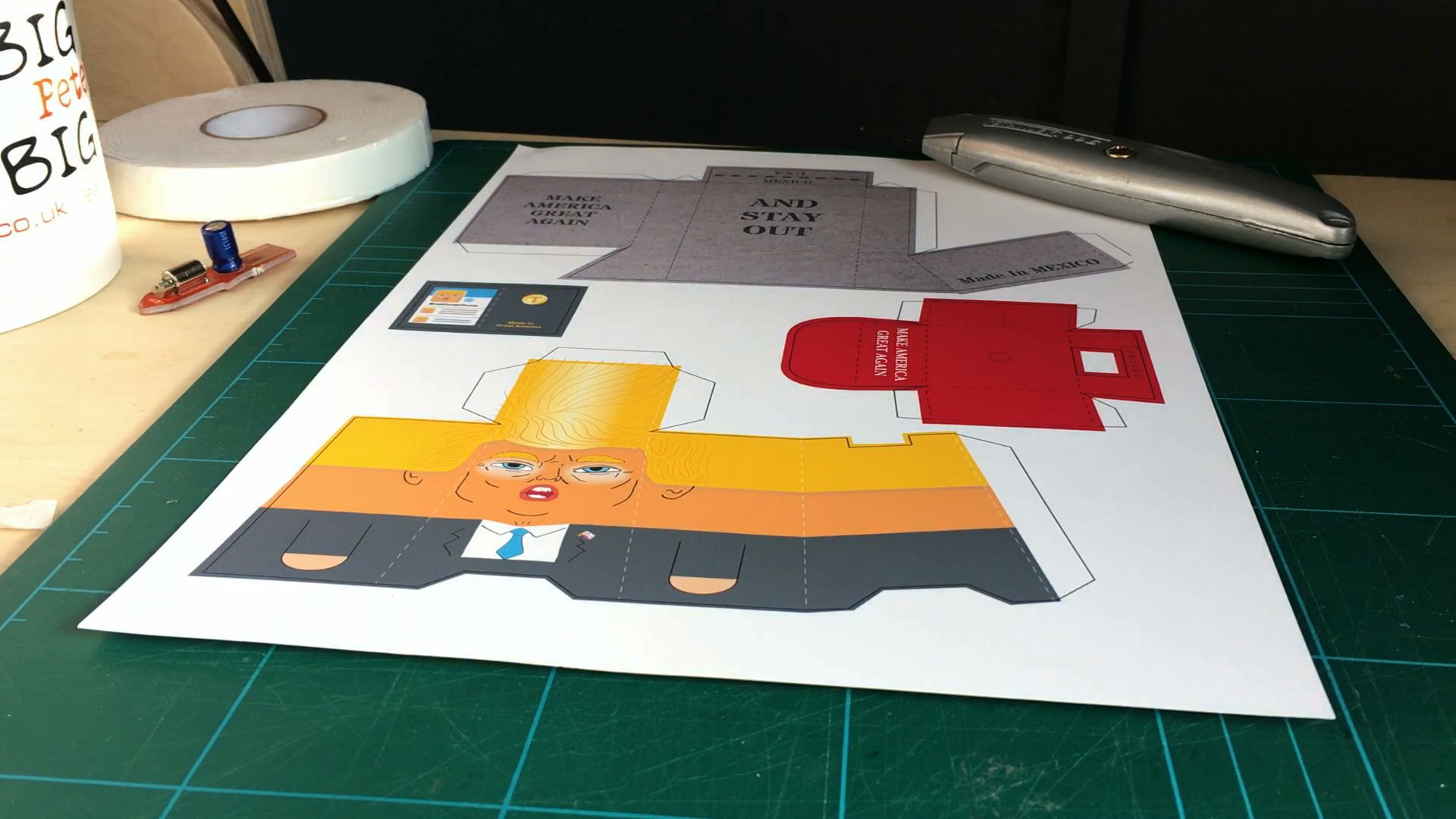 Trump Vs Clinton Papercraft Play Set : 7 Steps - Instructables