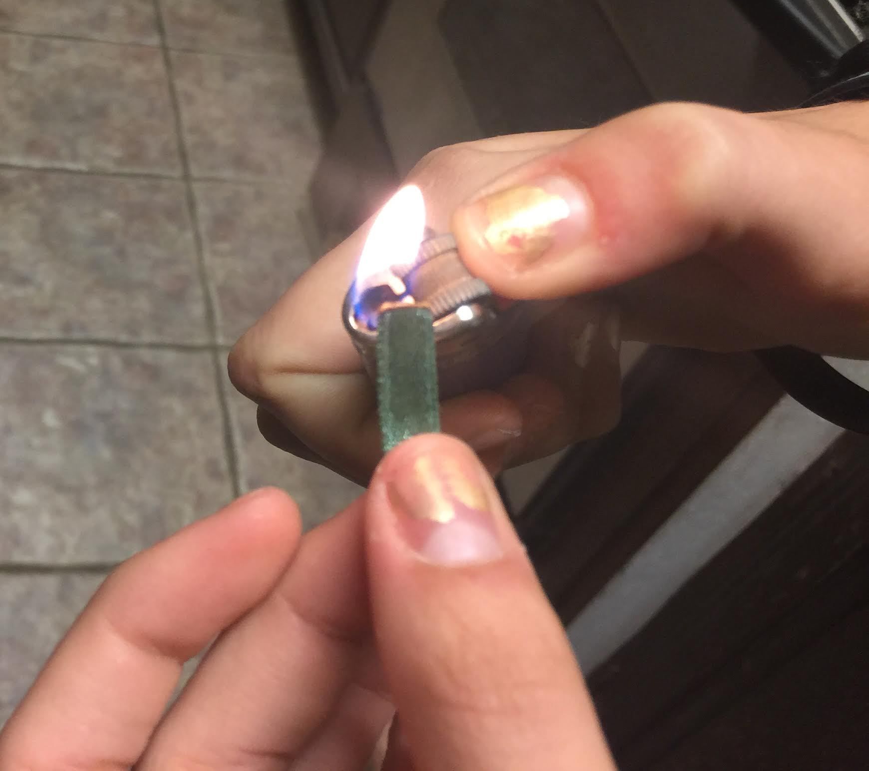 DIY Hot Glue Rose Vine Masquerade Masks : 7 Steps - Instructables