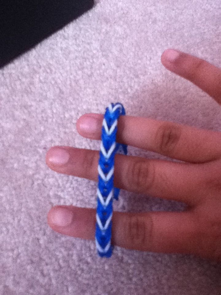 How to Make a Rainbow Loom Fishtail Bracelet : 13 Steps - Instructables