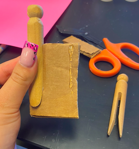 Loom Maker and Bracelet Tutorial ! : 8 Steps - Instructables