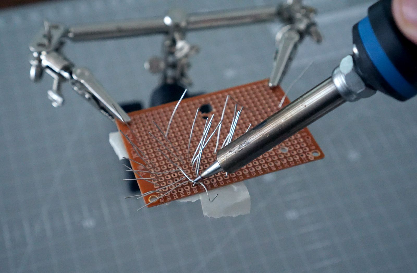 Ultimate DIY Breadboard Power Supply : 9 Steps (with Pictures ...