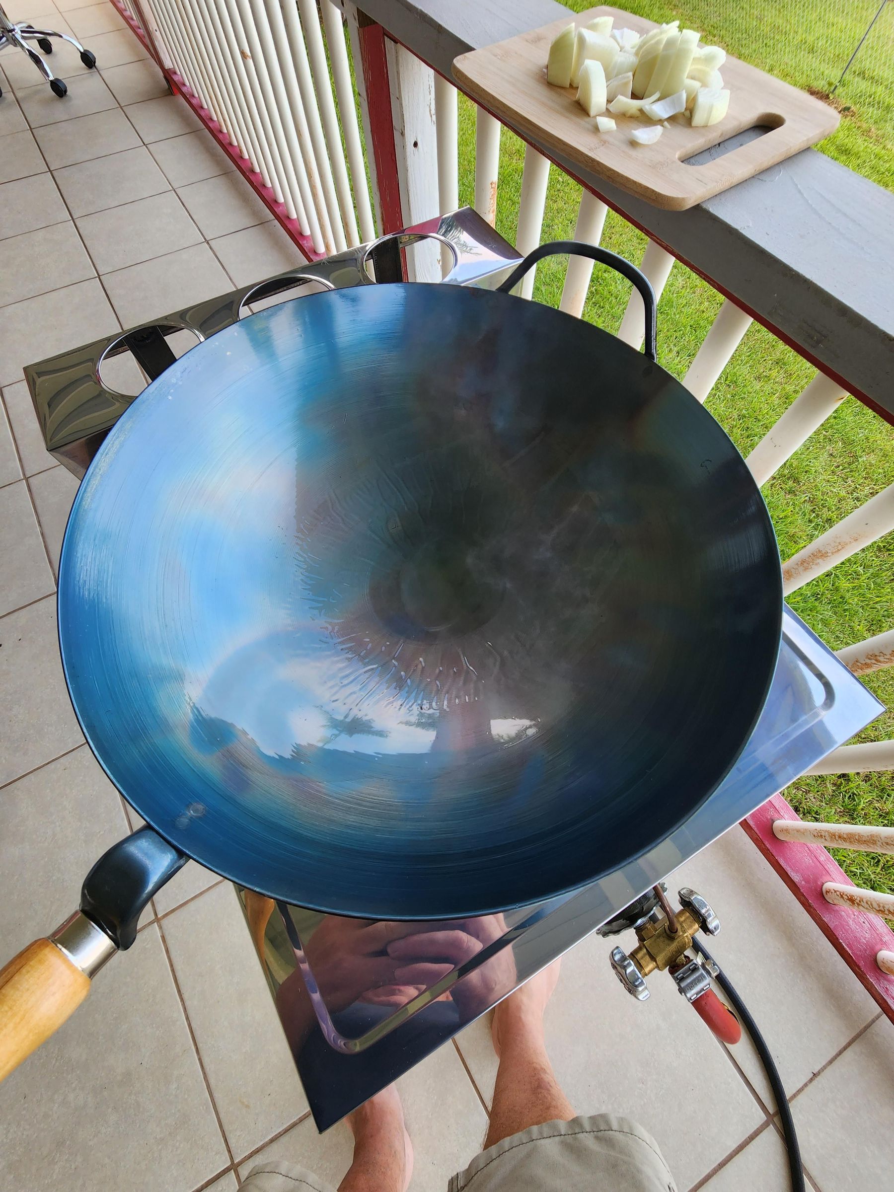 How to Season a Carbon Steel Wok (The Best Way) : 6 Steps (with ...