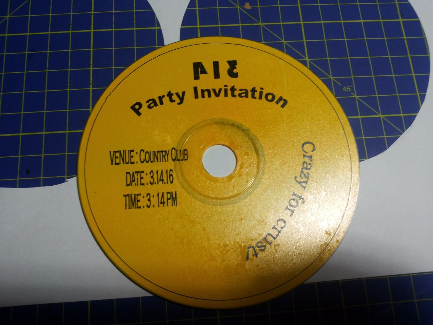 Make Circular Cd Invitations : 11 Steps - Instructables