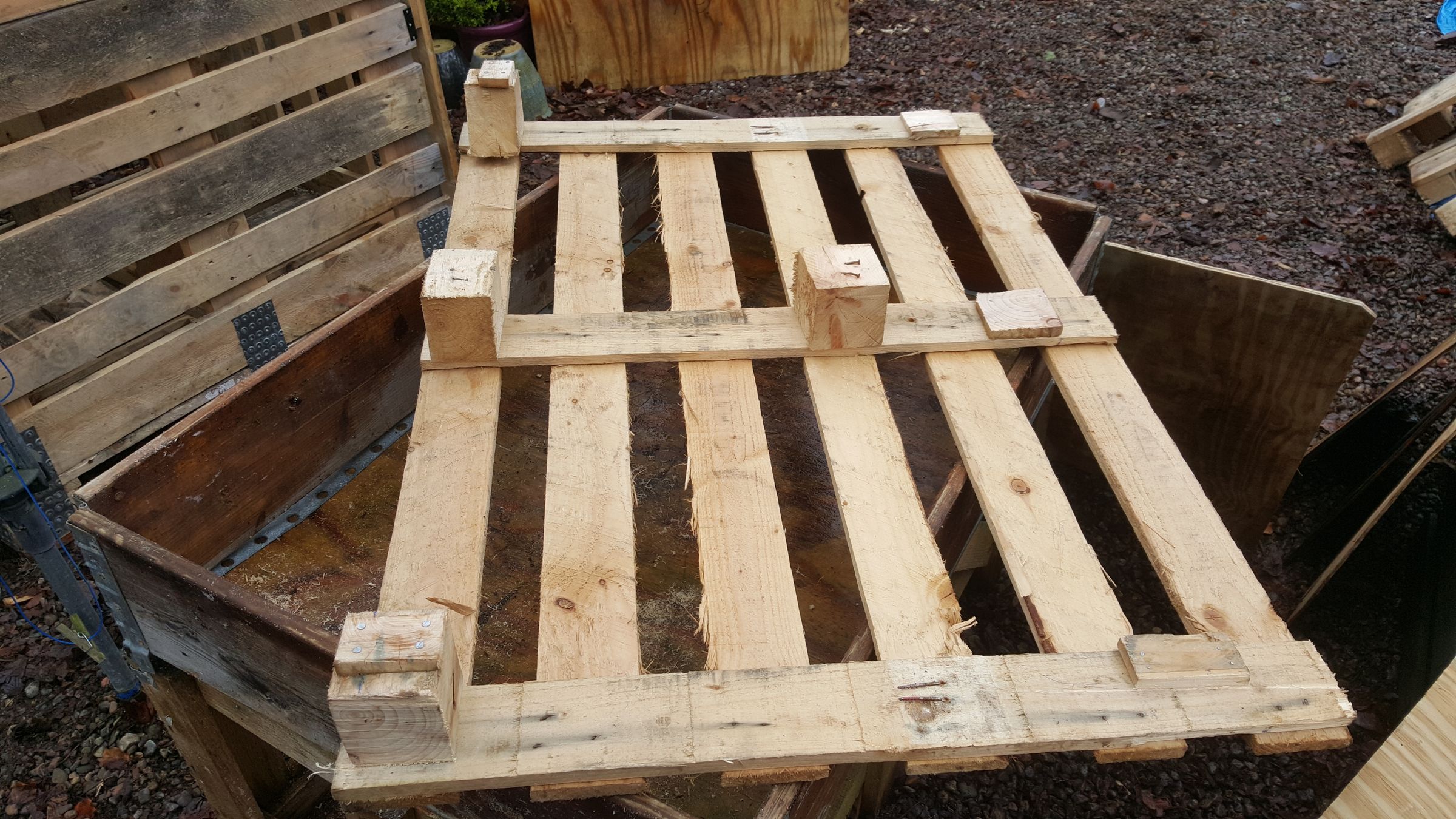 Euro Pallet Log Shed - 7 Foot High Approx : 13 Steps (with Pictures ...