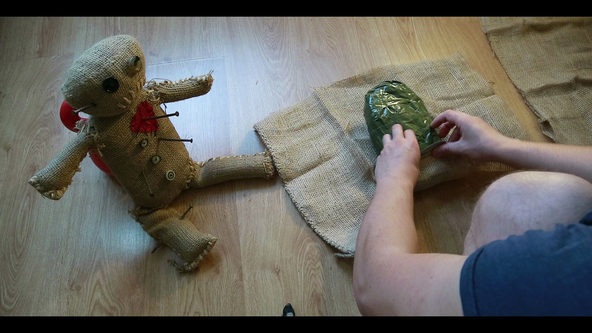 How to Make a Possessed Voodoo Doll - HALLOWEEN TUTORIAL : 24 Steps ...