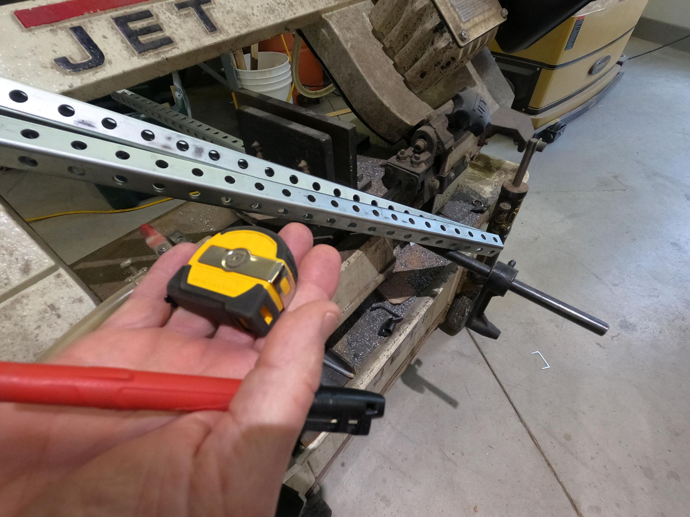 Multi-Clamp Glue-Up Jig for Fabricating DIY Wood Beams AKA a ...