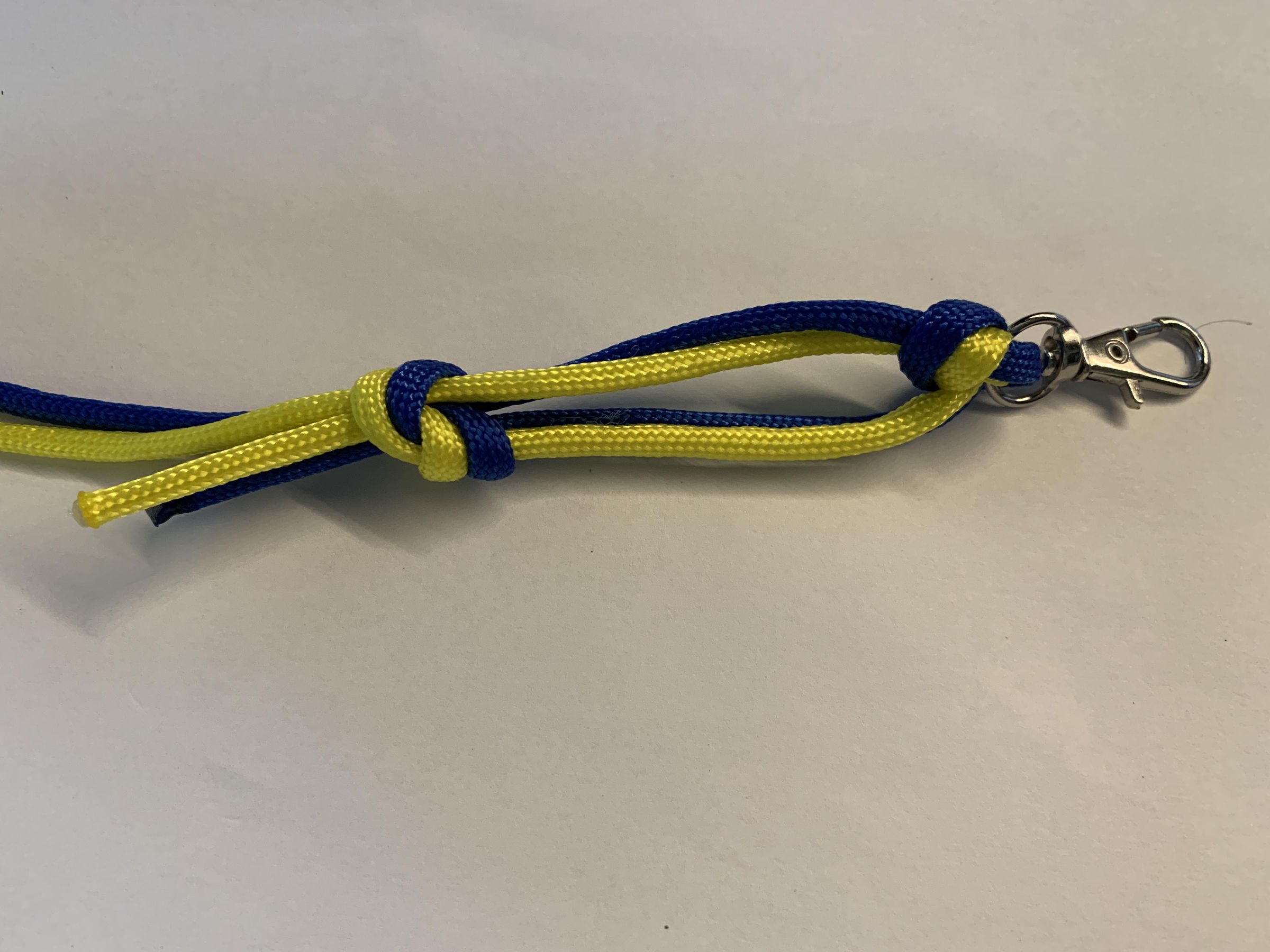 Simple Scout Paracord Lanyard : 5 Steps - Instructables
