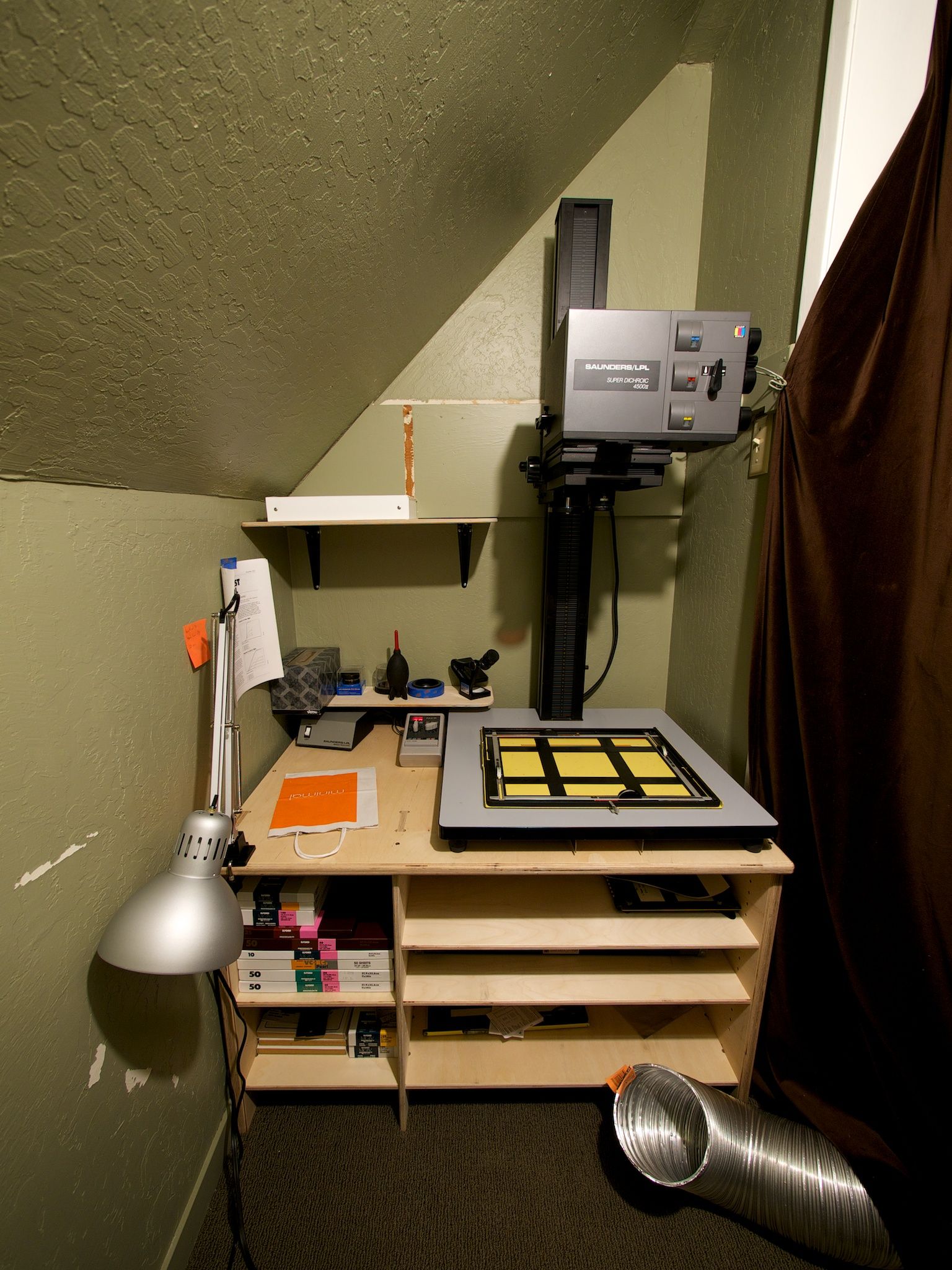 Home Darkroom Design for Small Spaces : 7 Steps (with Pictures ...