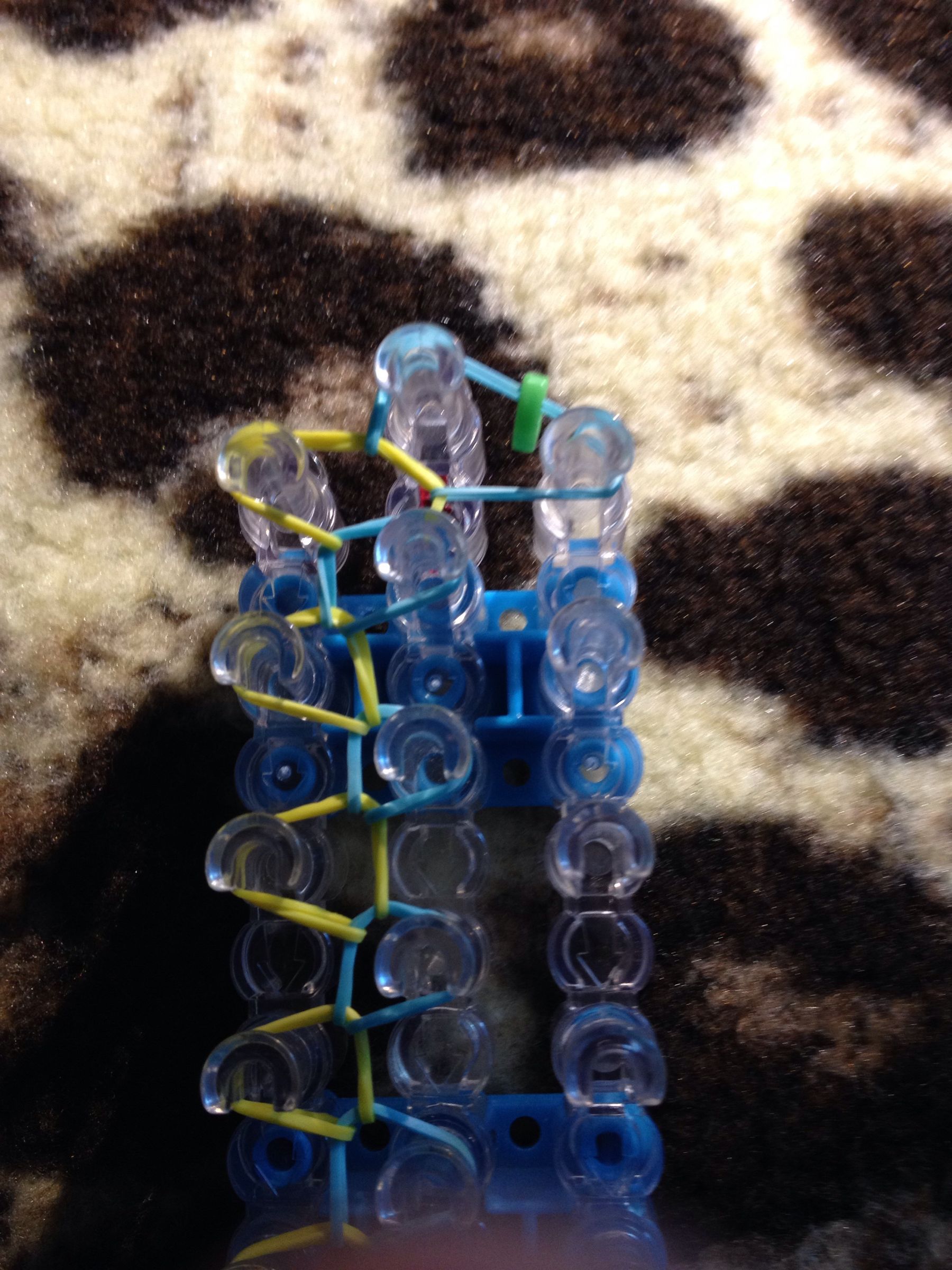 Rainbow Loom Singel Chain : 3 Steps - Instructables