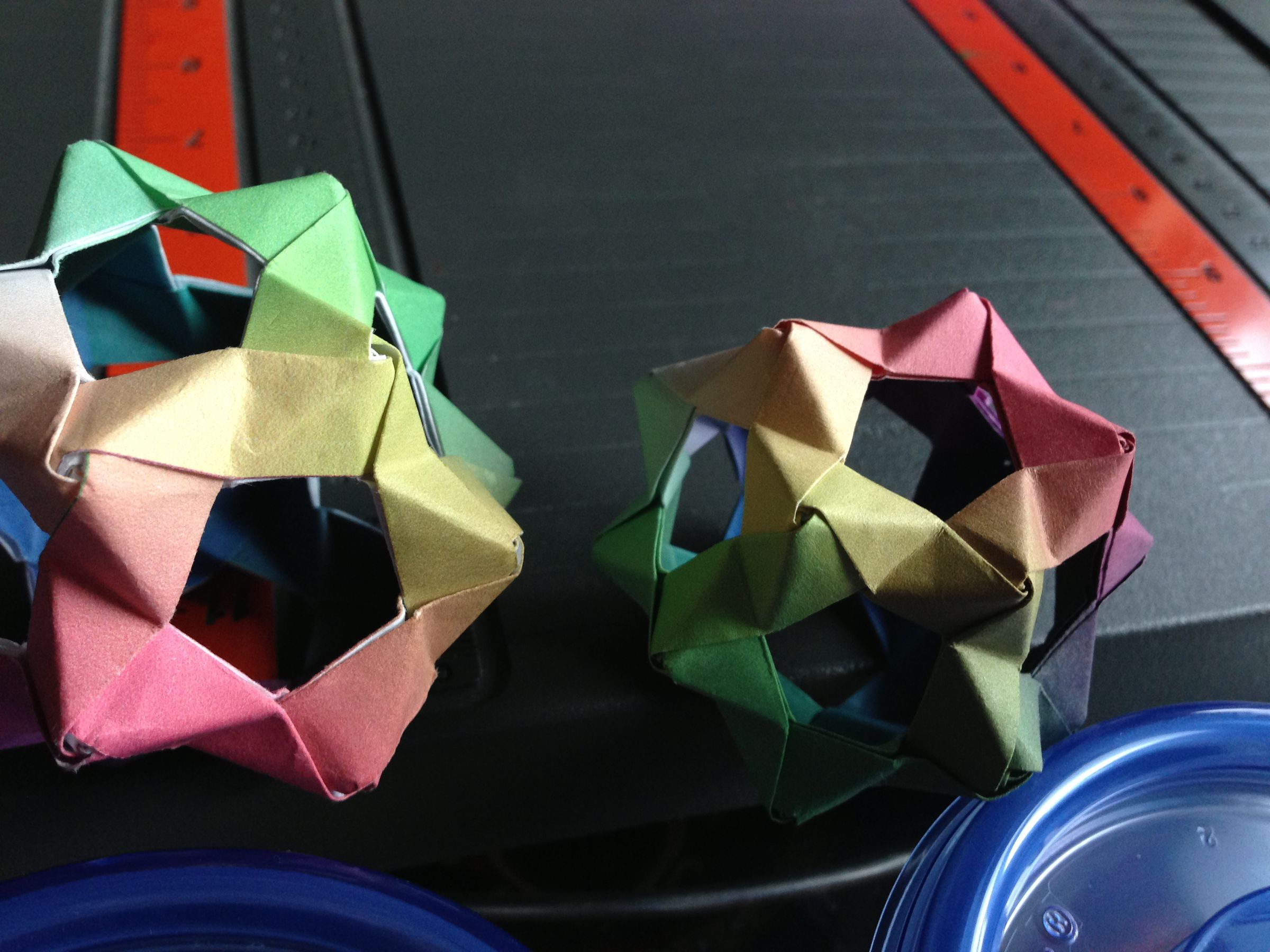 Make the Raibow PHiZZ Origami Buckyball! : 6 Steps - Instructables