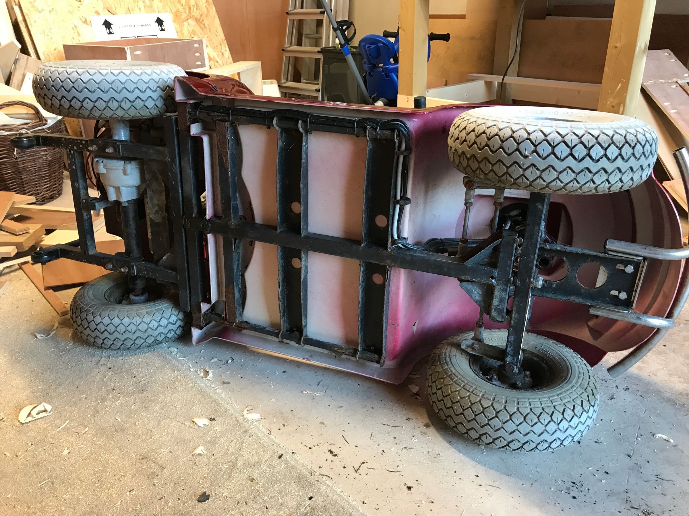 RC 24V Postman Pat Van : 15 Steps (with Pictures) - Instructables