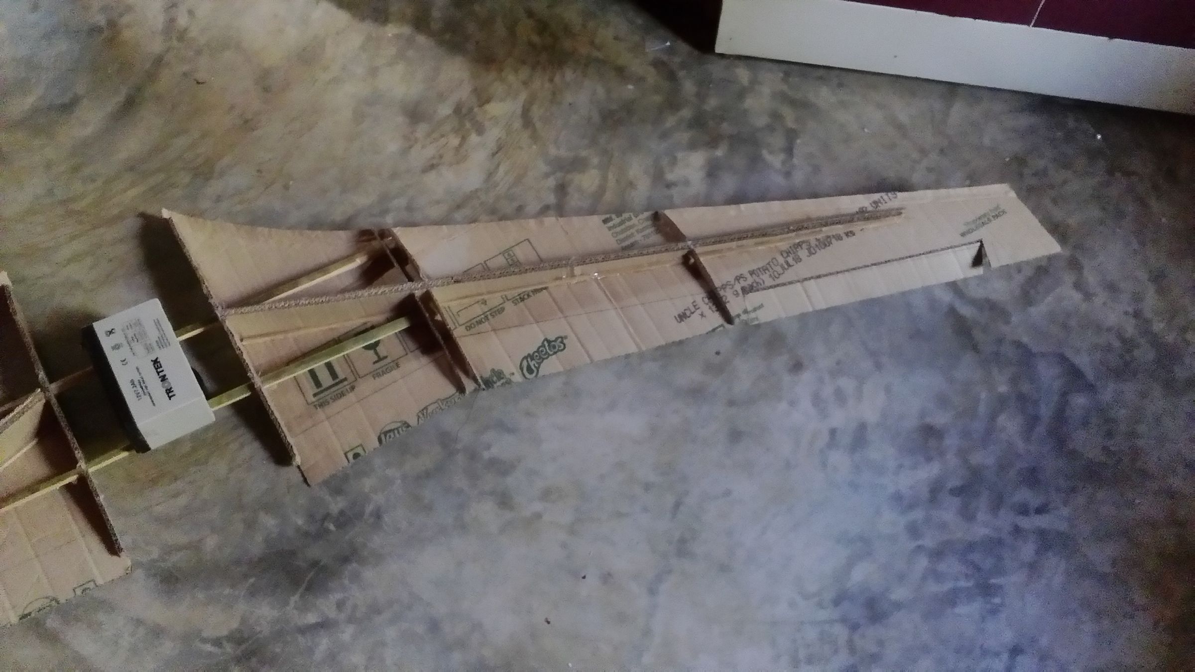 Boeing 737-800 Build Out of CARDBOARD : 9 Steps (with Pictures ...