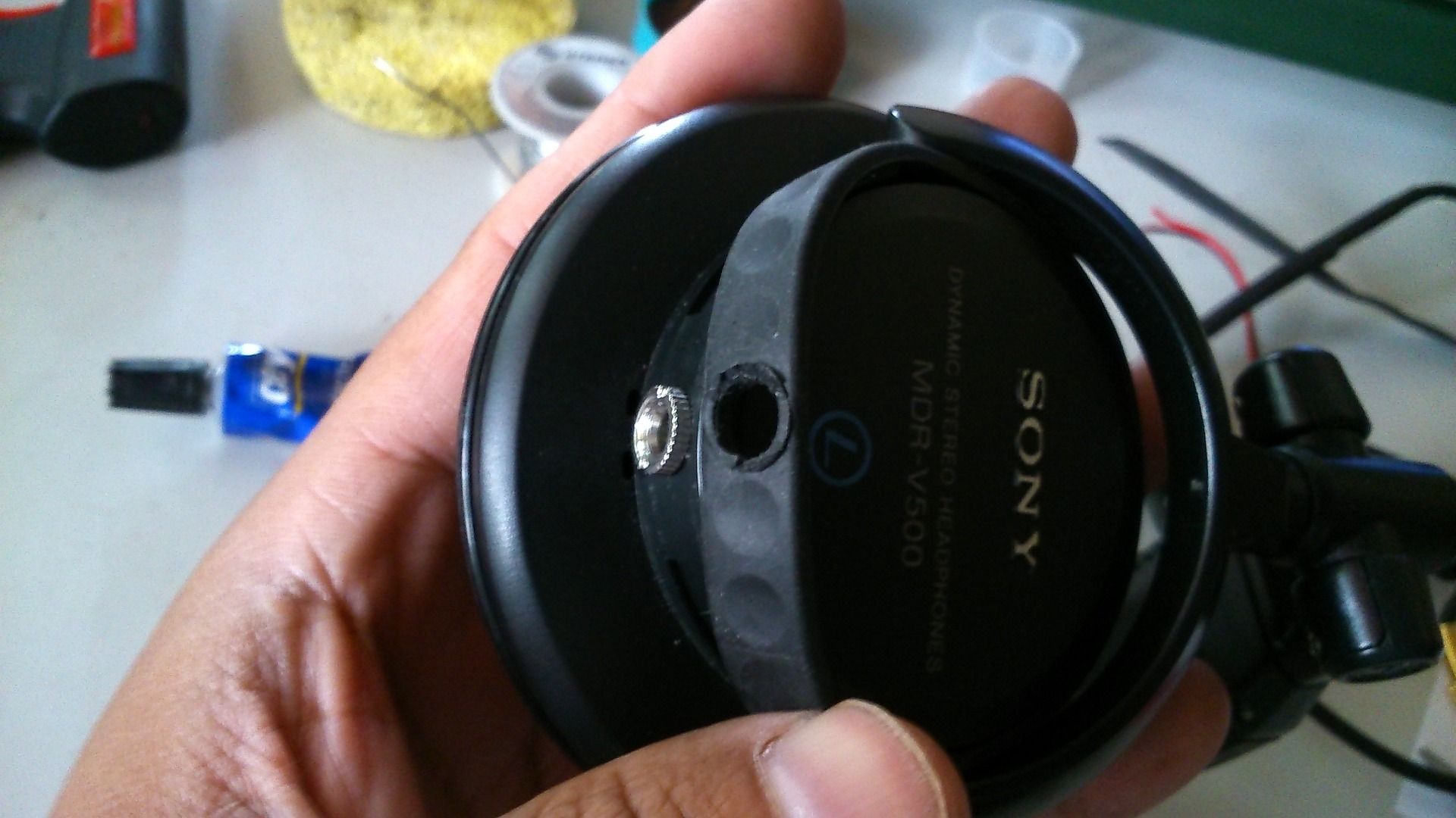 Headphone Removable Cable - Sony MDR-V500 : 9 Steps - Instructables