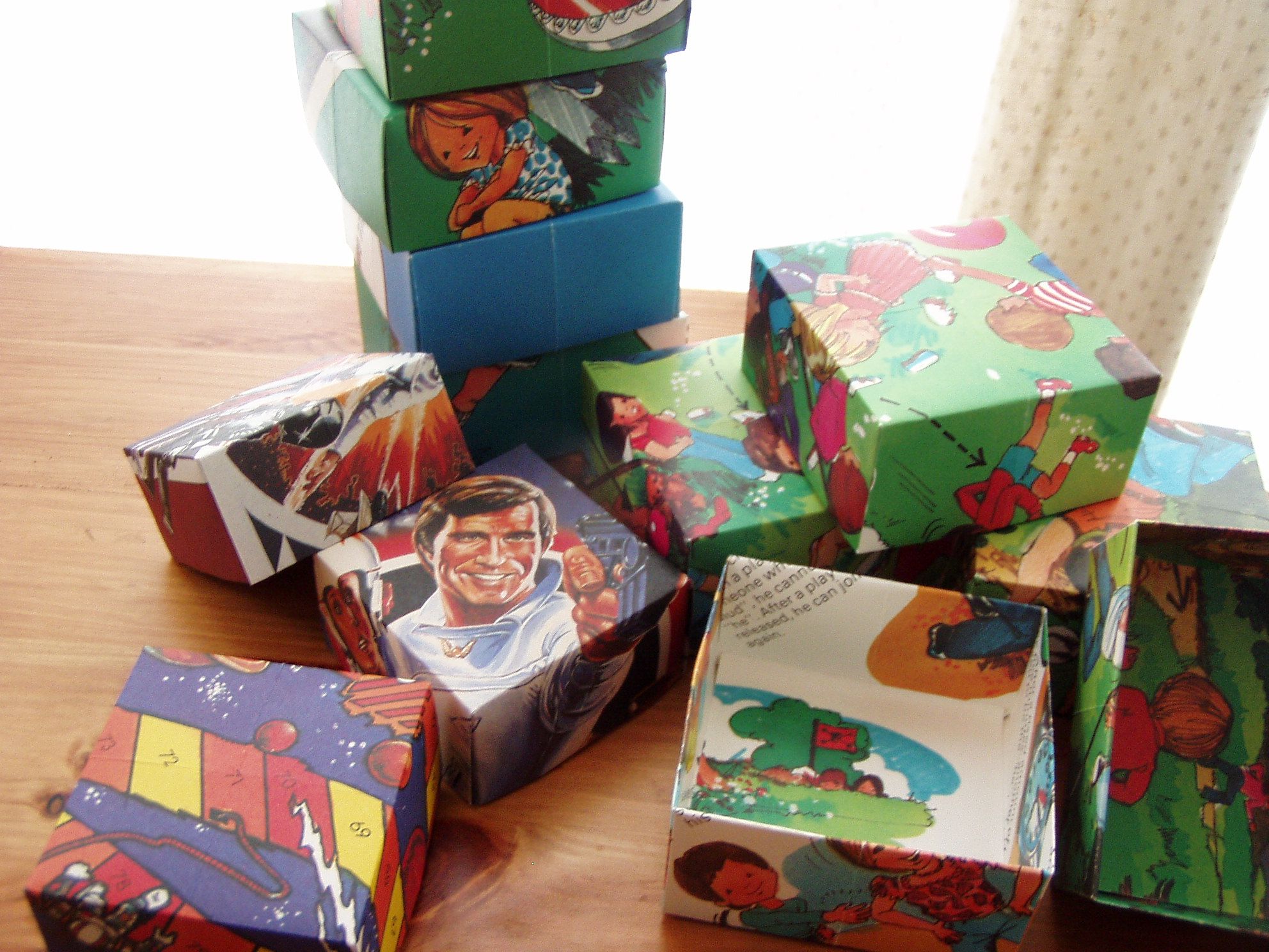 How to Make a Recycled Gift Box: : 11 Steps - Instructables
