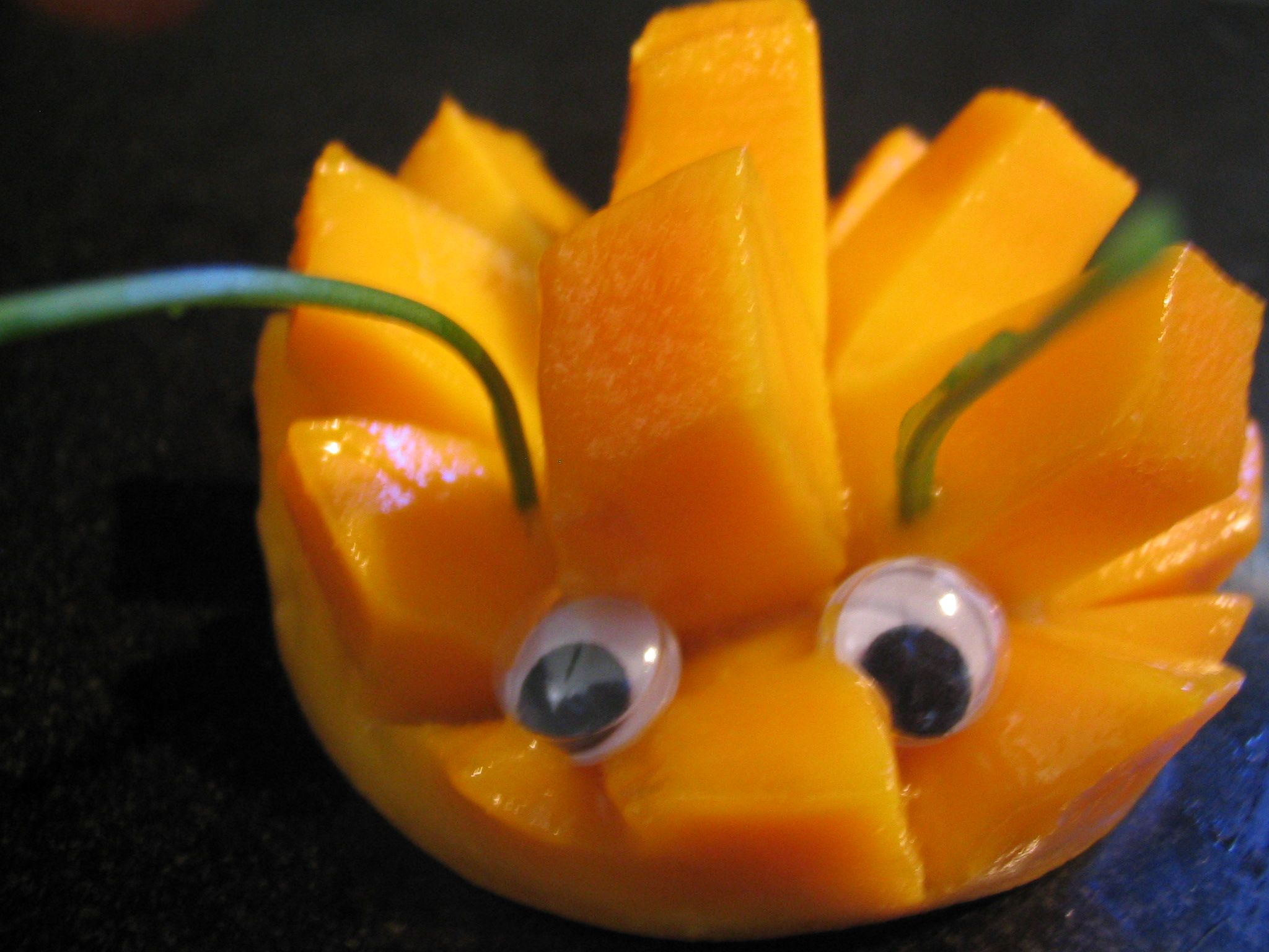 How to Cut a Mango : 5 Steps (with Pictures) - Instructables