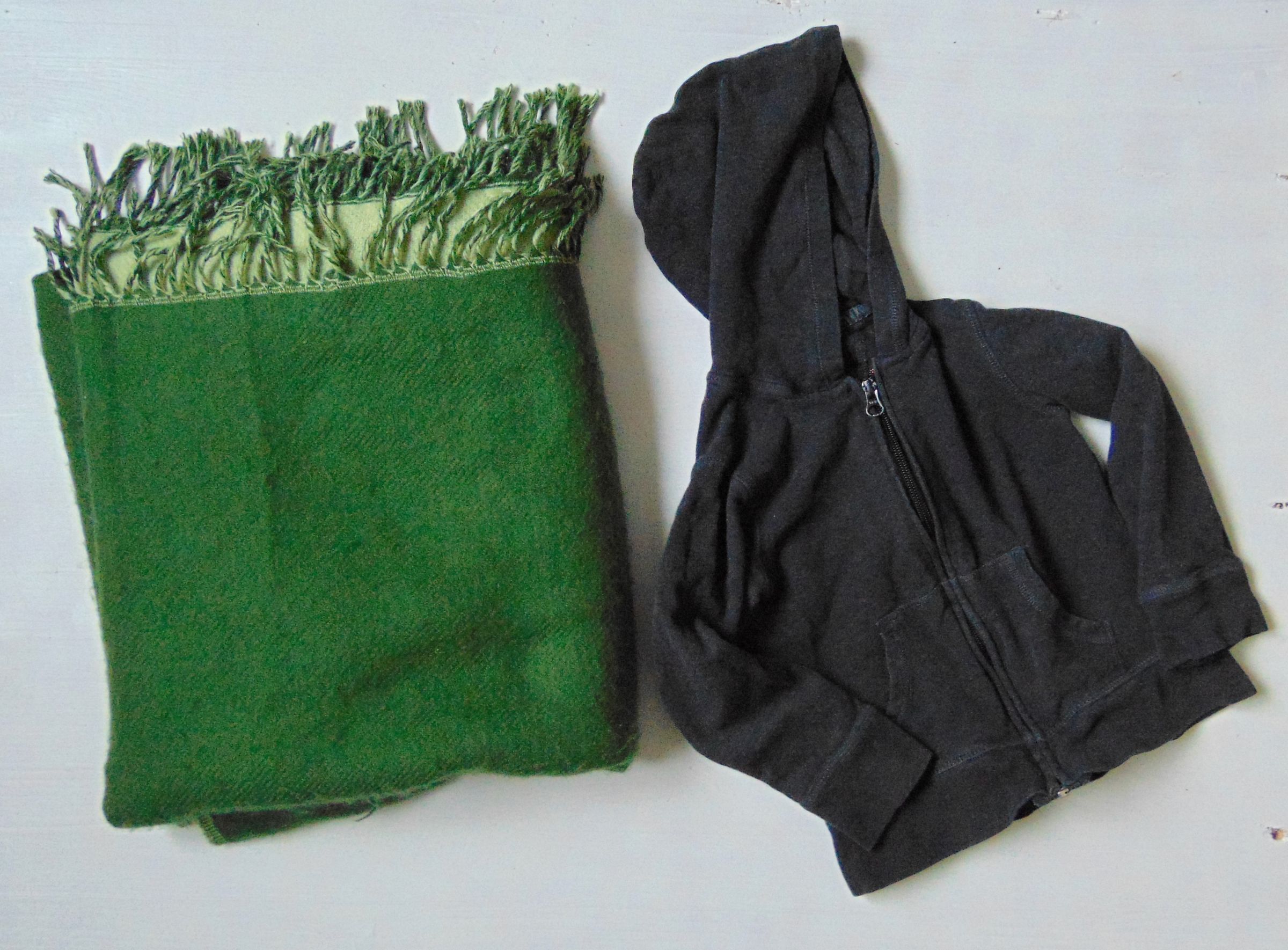 Warm Cloak From an Old Blanket : 12 Steps (with Pictures) - Instructables