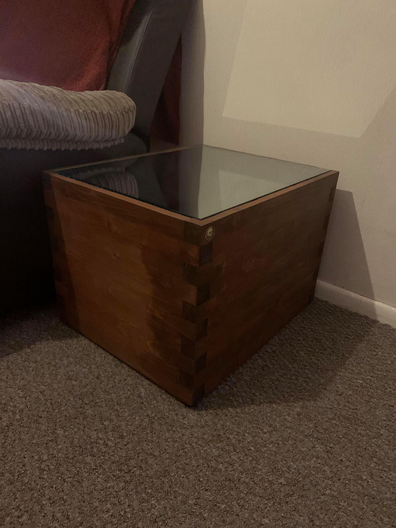 Deep Hole in a Small Box, a Different Take on the Infinity Mirror. : 10 ...