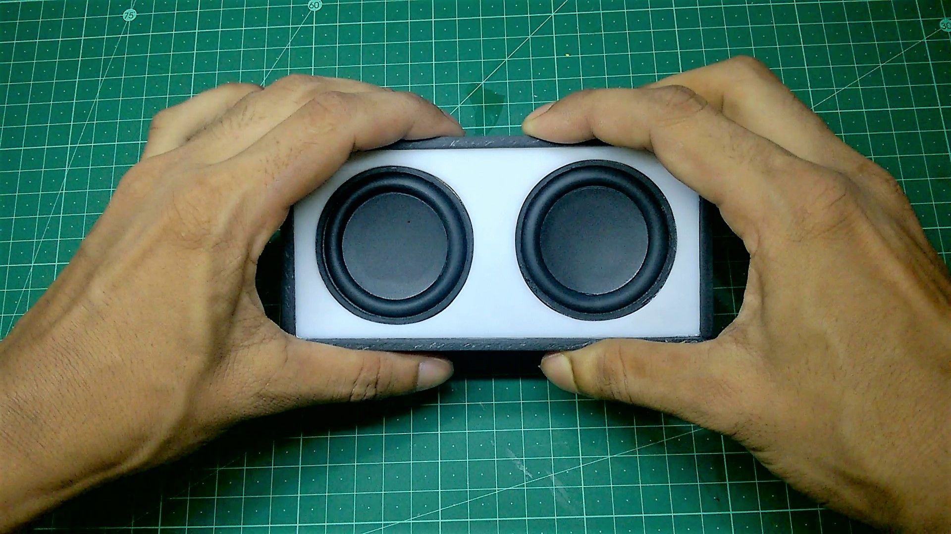 DIY Portable and Powerful Bluetooth Speaker : 11 Steps (with Pictures ...