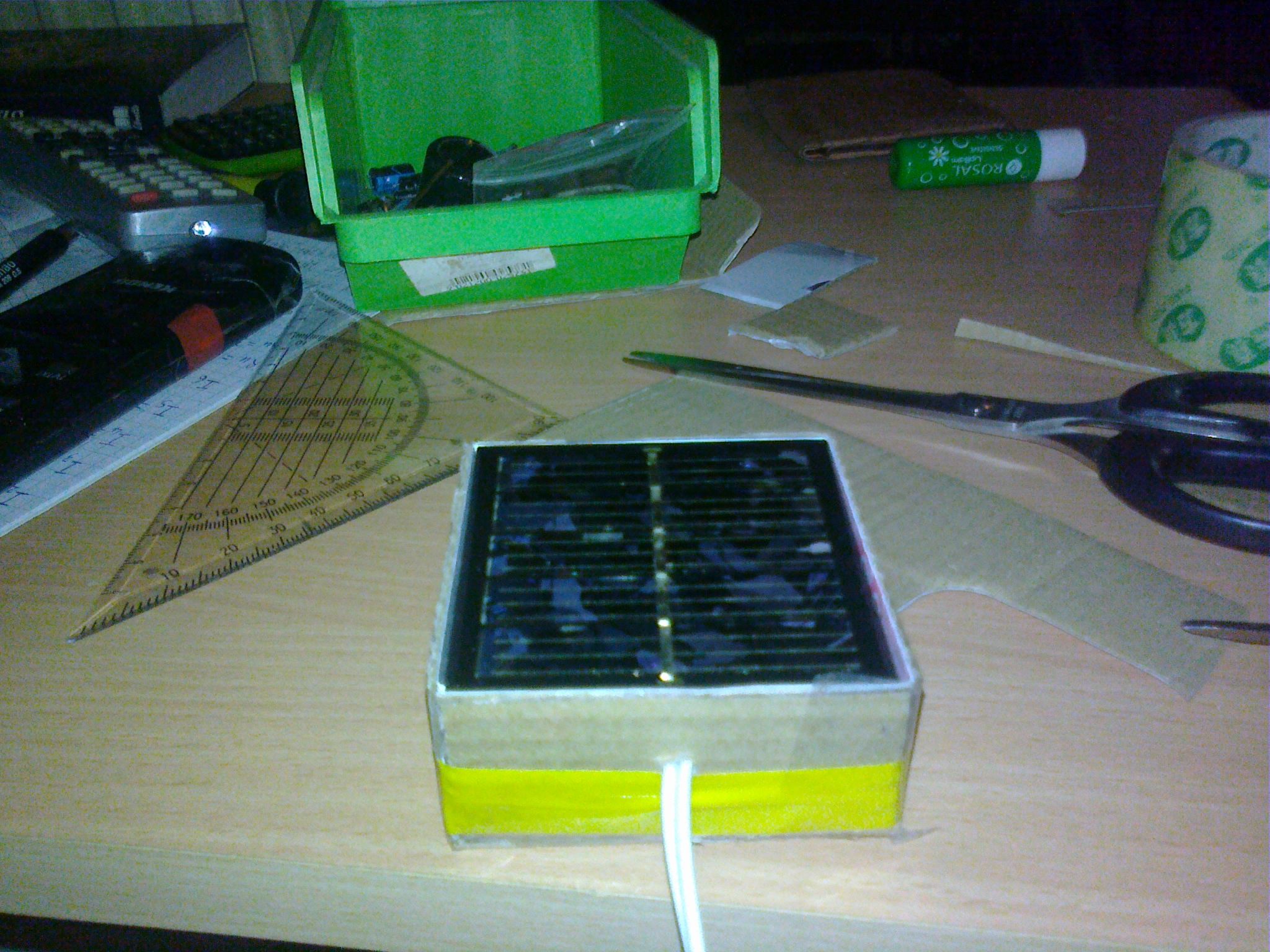 Macgyver-Cardboard & Duct Tape Solar Charger : 3 Steps - Instructables