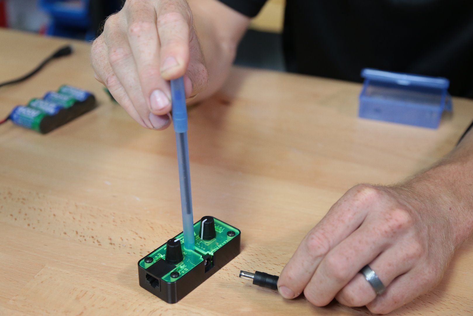 How to Use the Actobotics Servo Controller : 7 Steps - Instructables