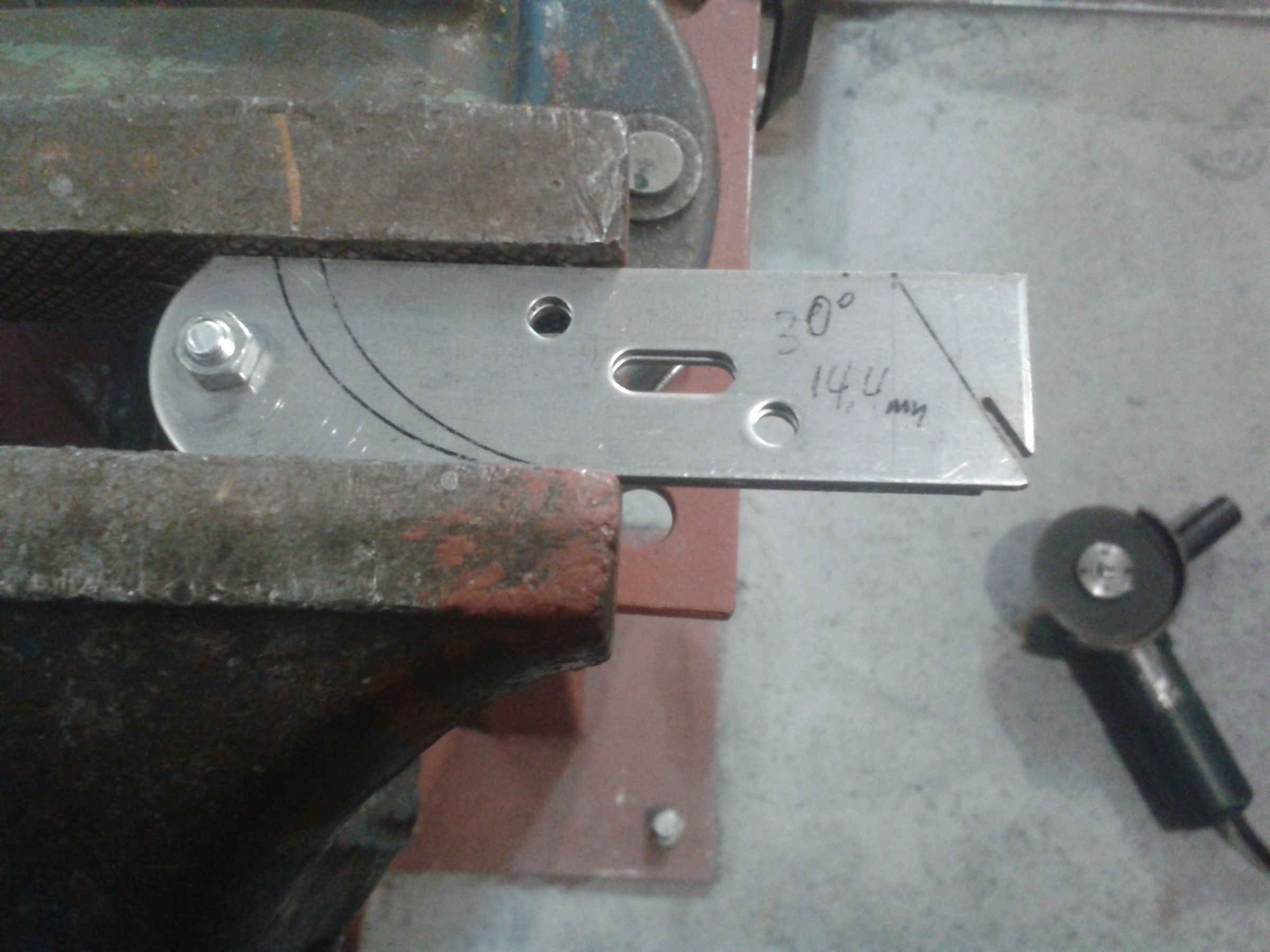 DIY Circle Center Finder Tool, Stainless Steel Made : 4 Steps (with ...