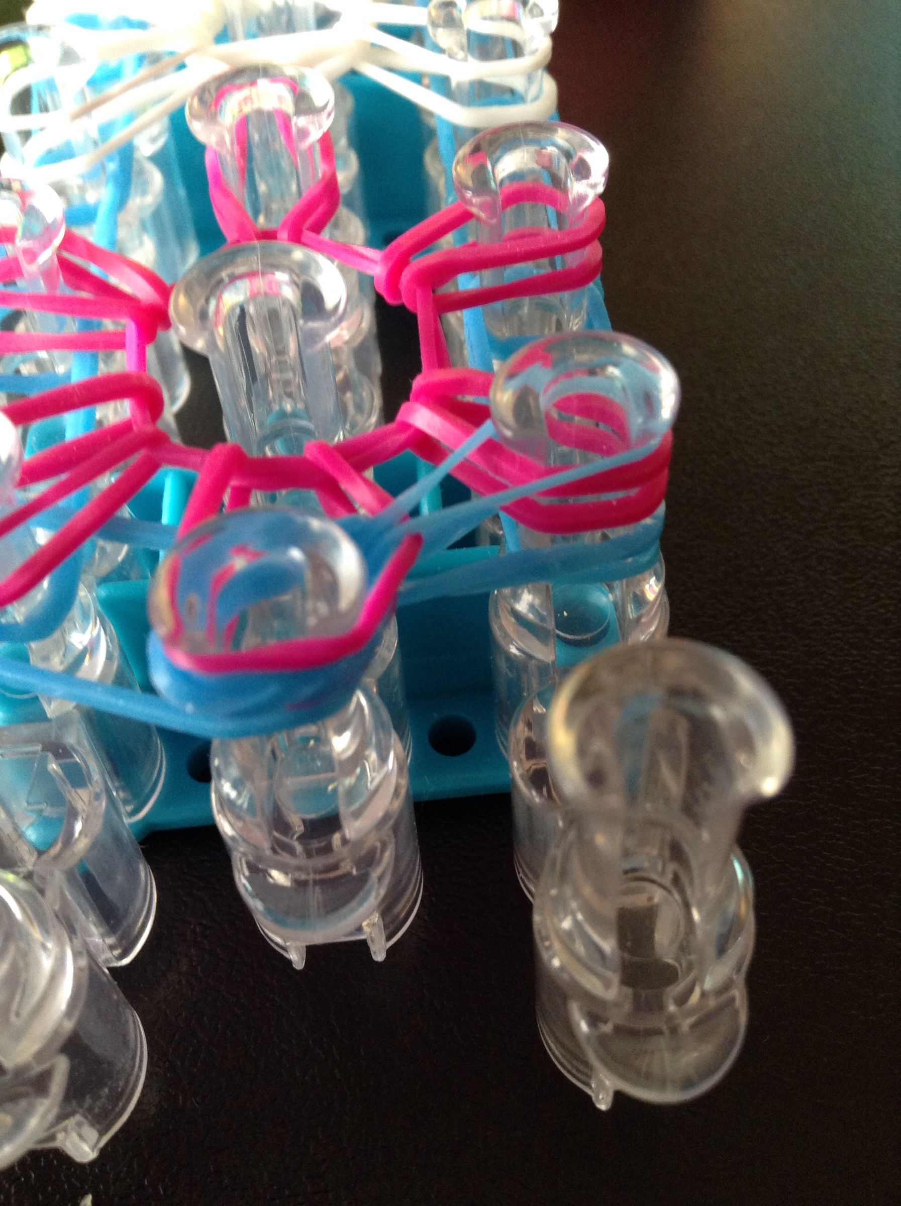 Rainbow Loom: Starburst : 9 Steps (with Pictures) - Instructables