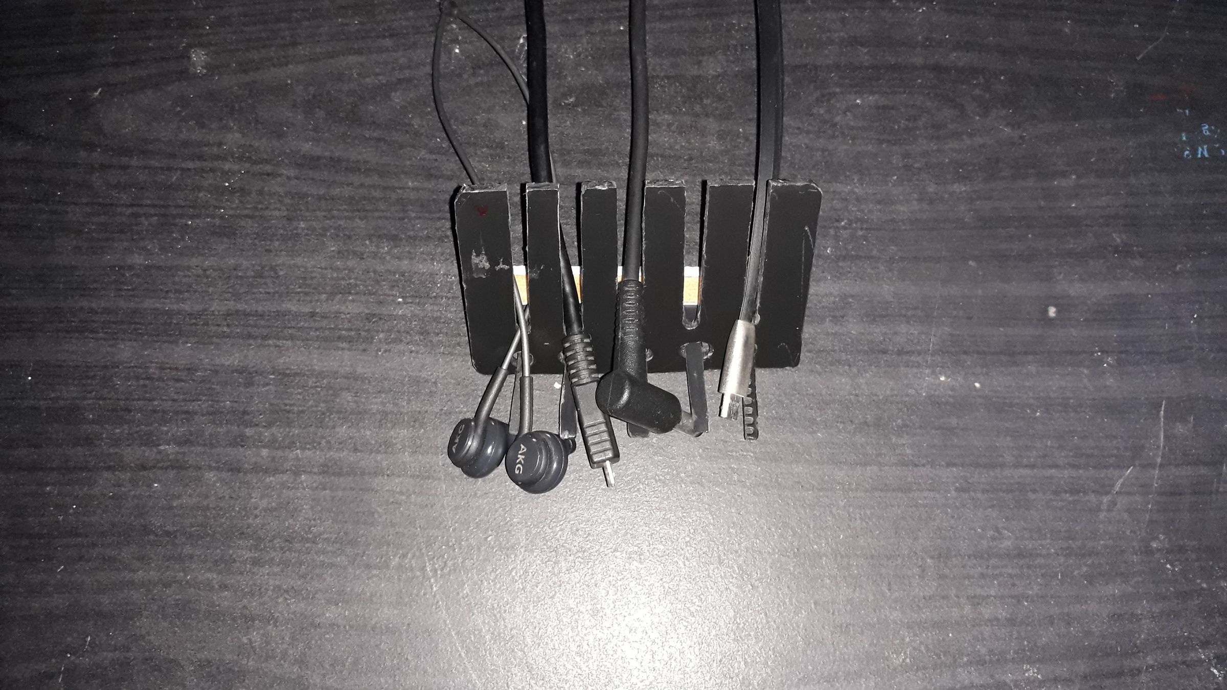 Desktop Cable Comb Organizer : 11 Steps (with Pictures) - Instructables