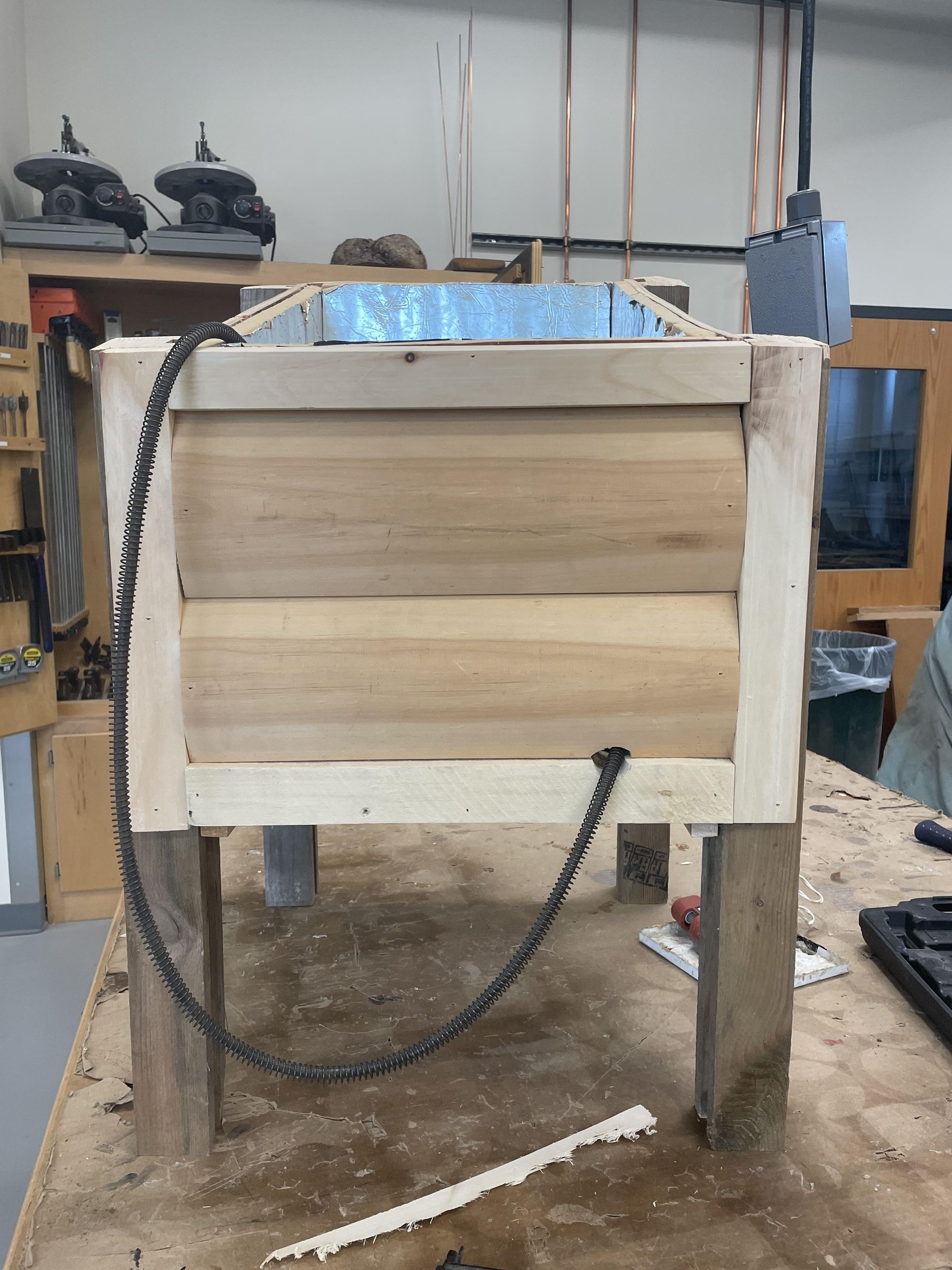 Insulated Heated Log Cabin Cat House : 5 Steps (with Pictures) - Instructables