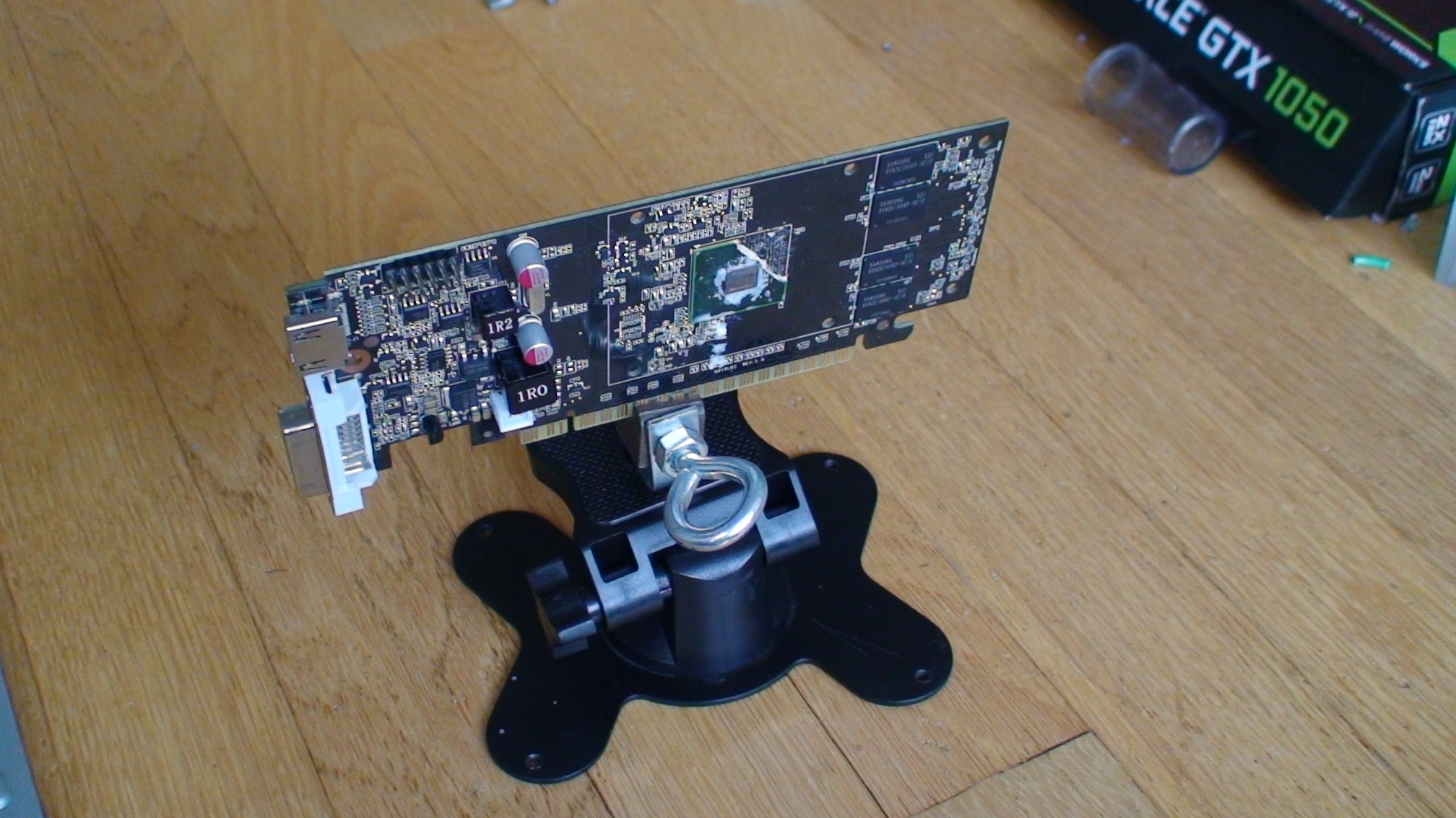 Mini Circuit Board Vise (with Pictures) - Instructables