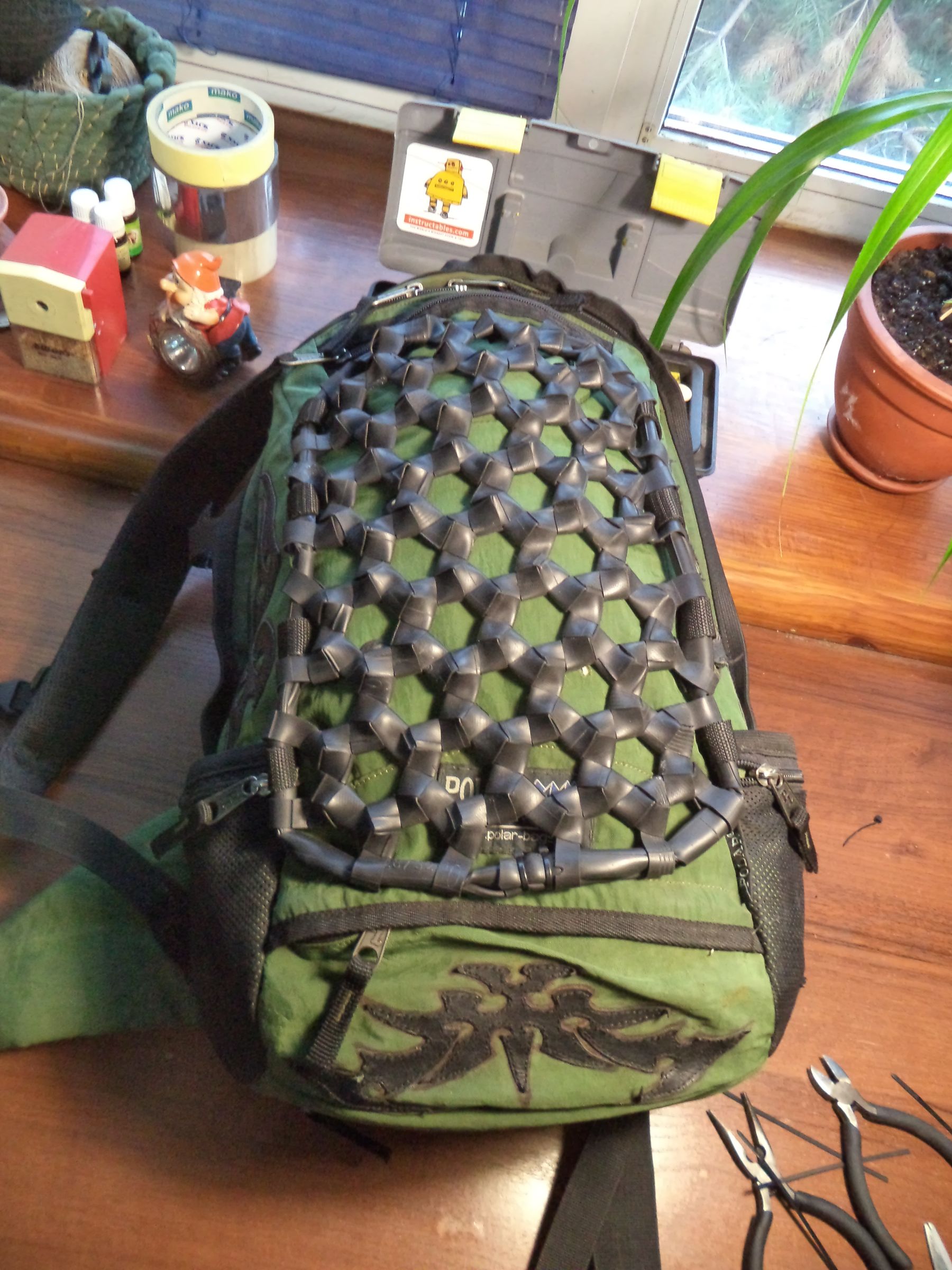 Backpack Cargo Net From Inner Tubes : 26 Steps (with Pictures ...