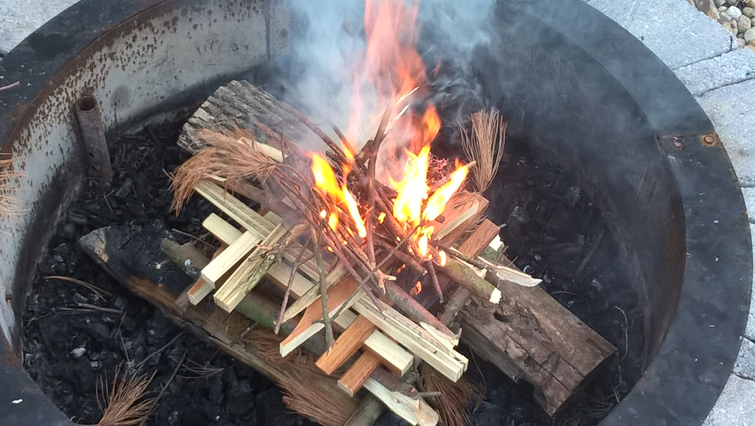How to Make a Camp Fire : 6 Steps (with Pictures) - Instructables