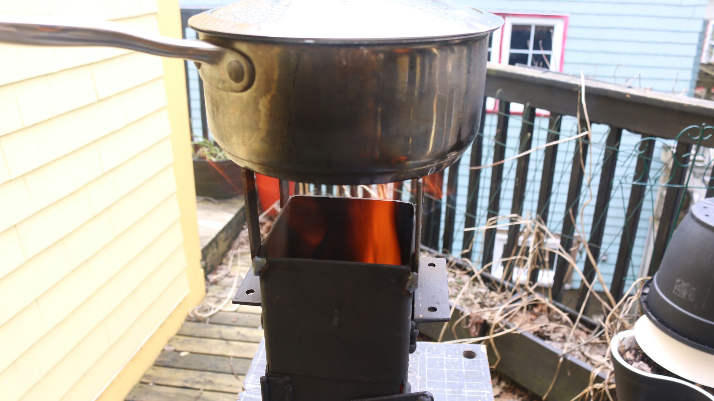 How to Make a Rocket Stove : 4 Steps (with Pictures) - Instructables