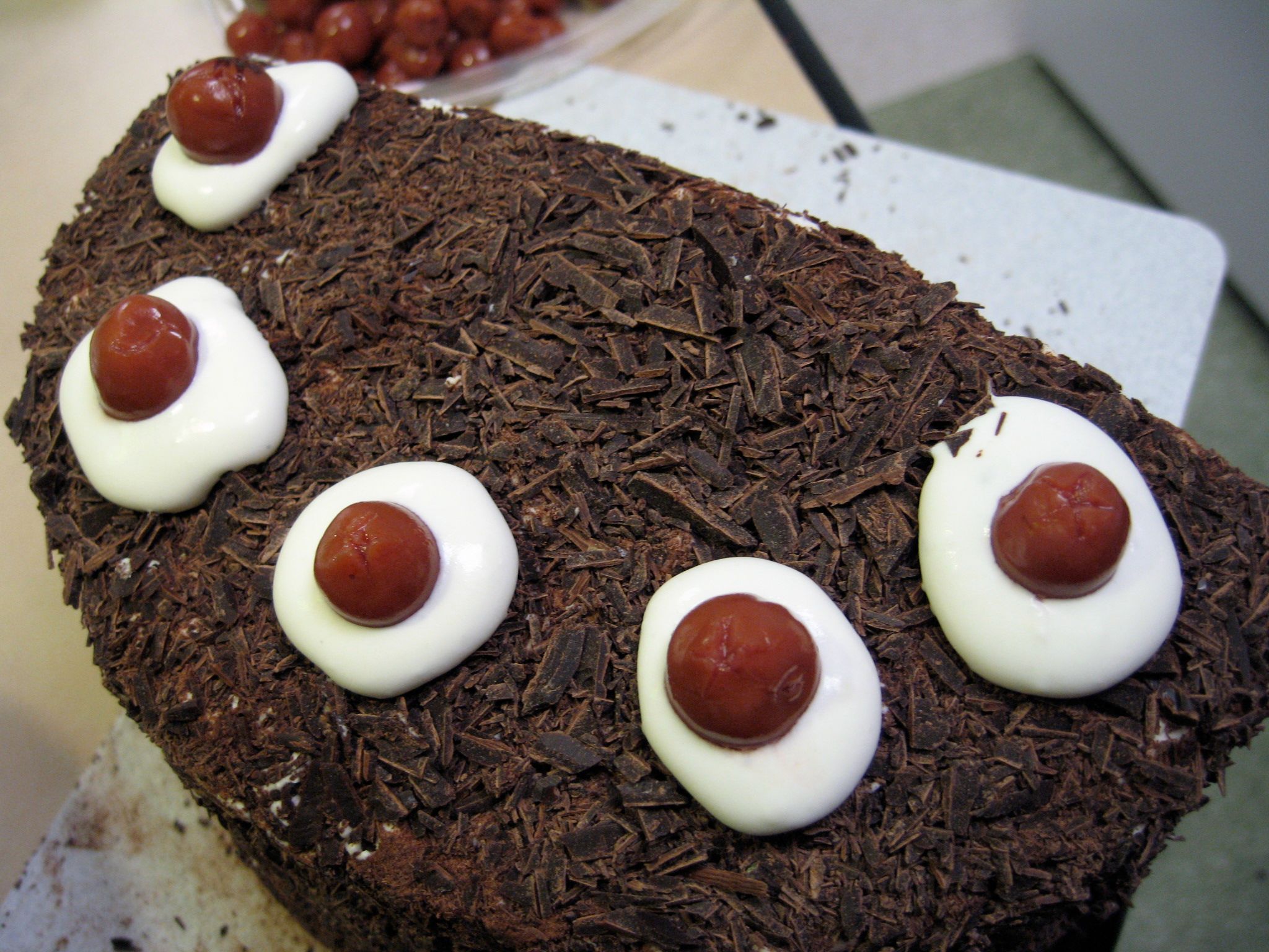 Portal Cake : 10 Steps (with Pictures) - Instructables