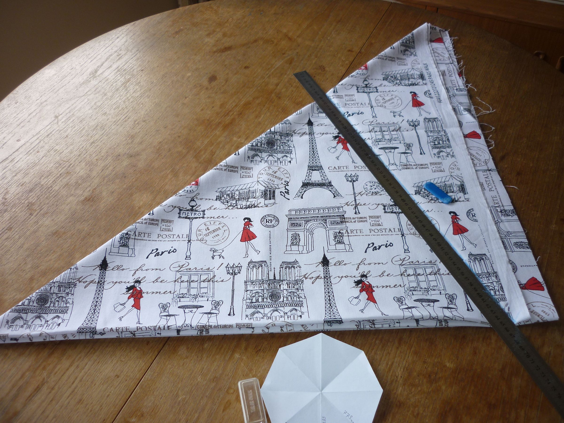 Sew an Octagonal Tablecloth Without a Pattern : 5 Steps - Instructables