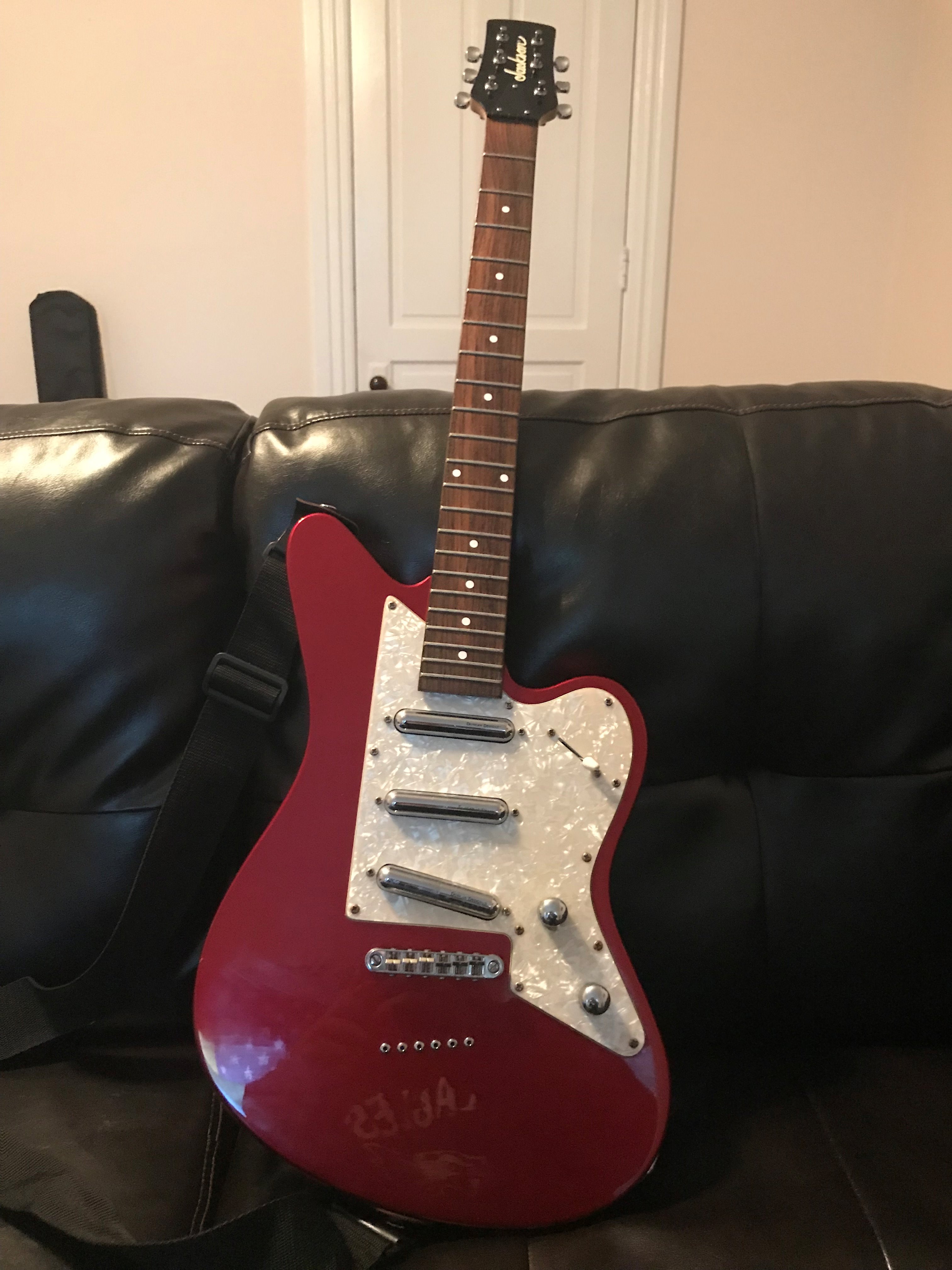 How to String a Guitar : 4 Steps - Instructables