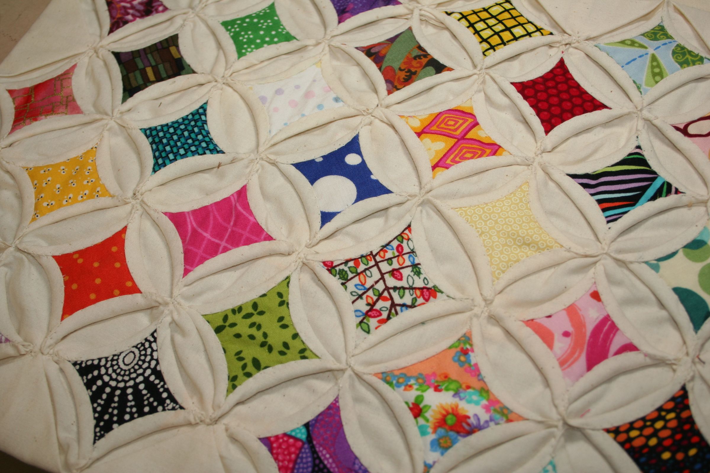 Cathedral Windows Quilt Squares : 9 Steps (with Pictures) - Instructables