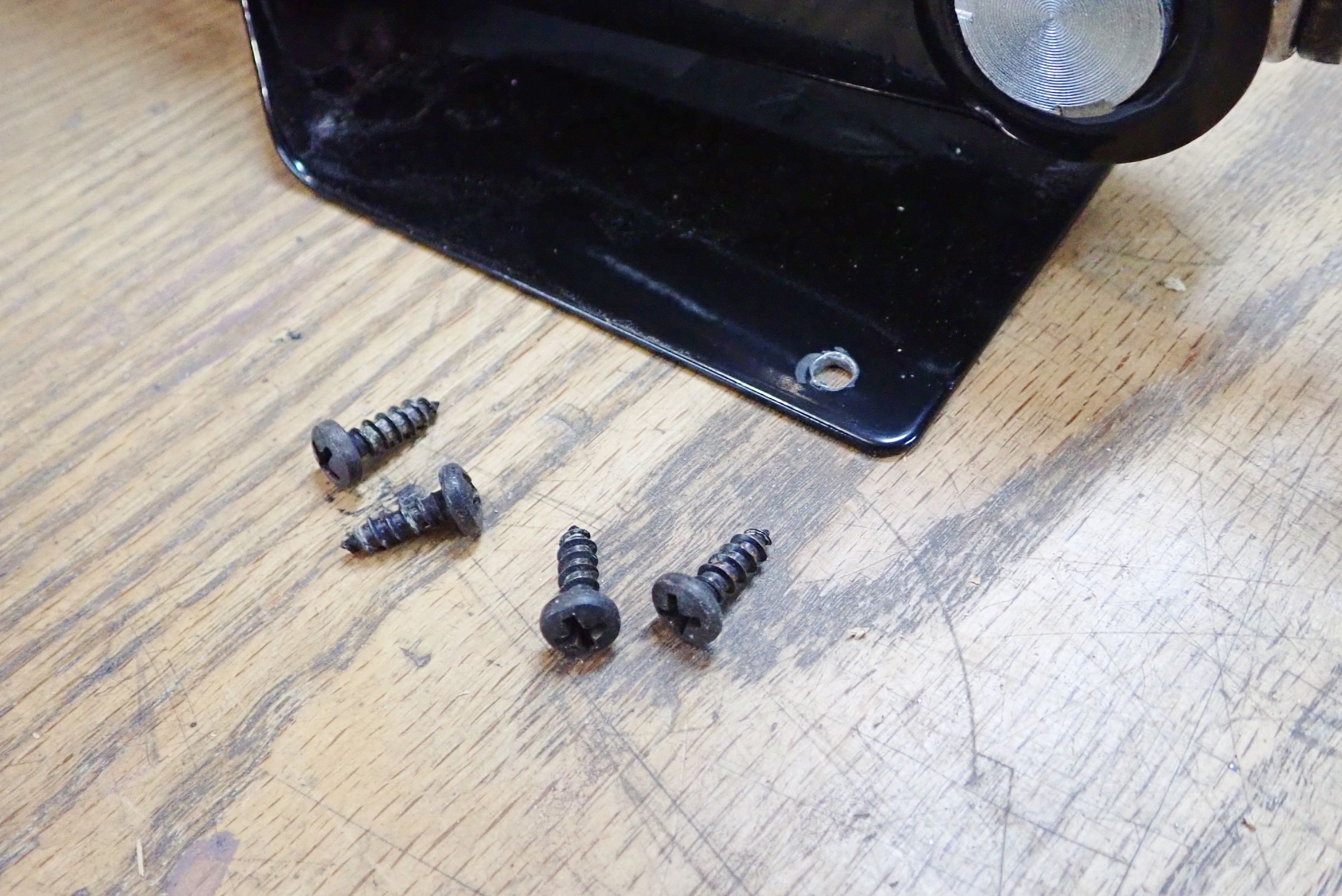 Make an Adjustable-Height Table With a Car Jack : 16 Steps (with ...