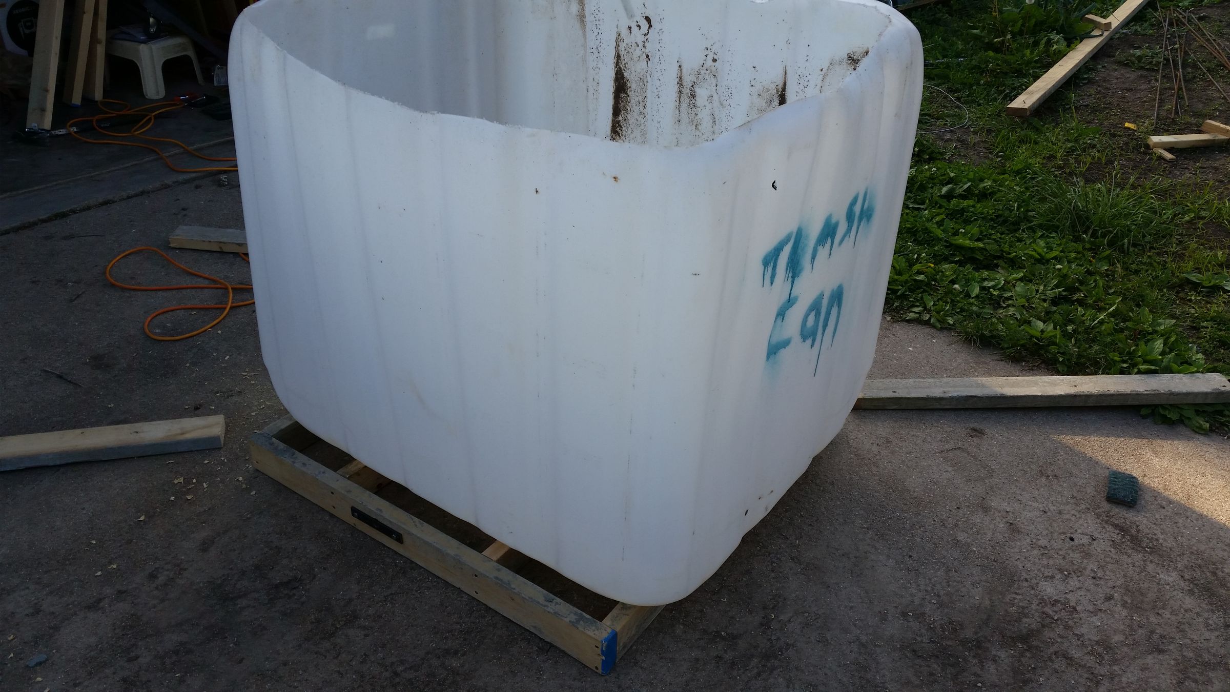 Grass Clipping Cart From Reclaimed Materials. : 5 Steps (with Pictures ...