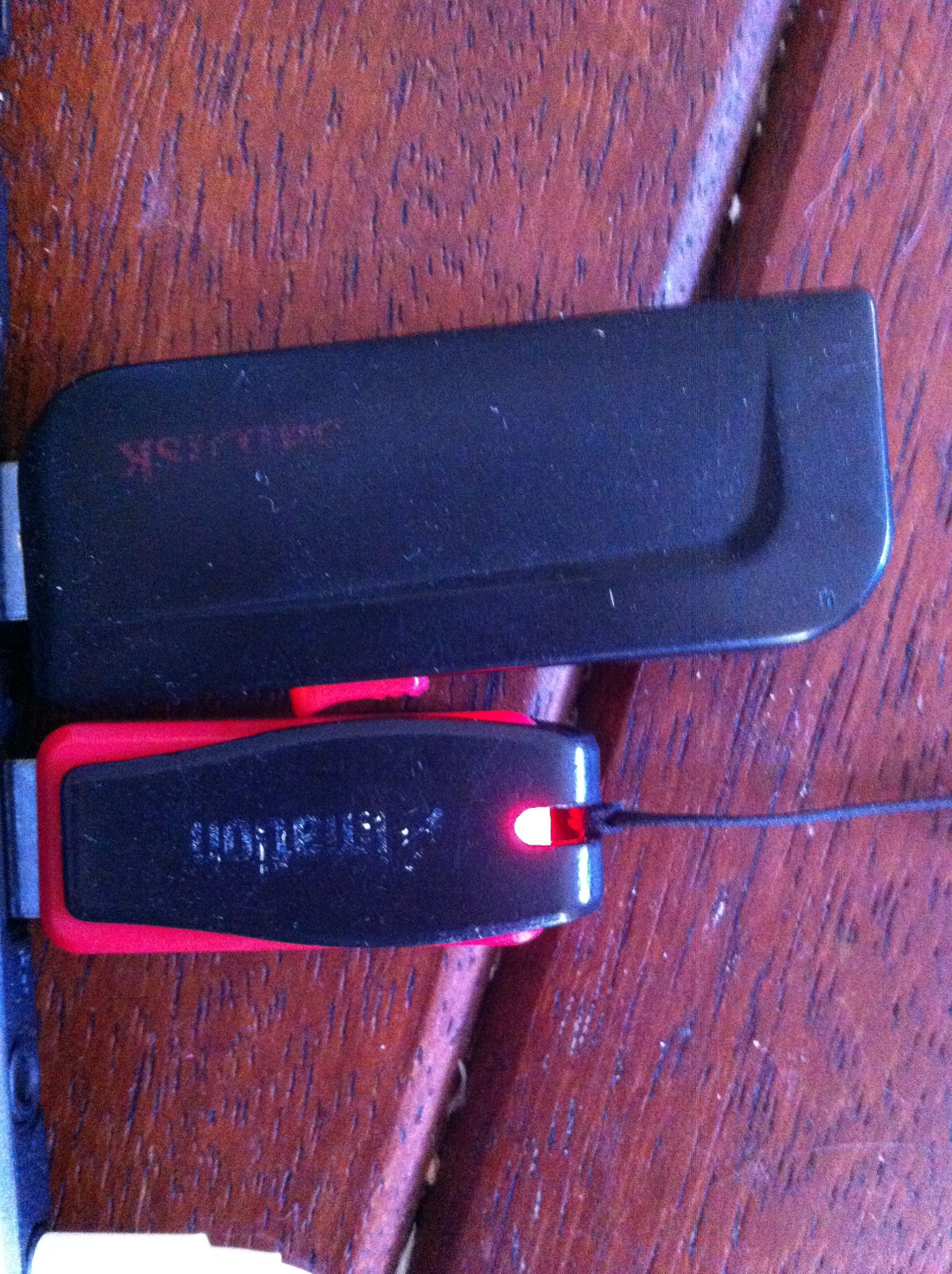 Fix a Broken Thumb-Drive USB Connector : 5 Steps - Instructables