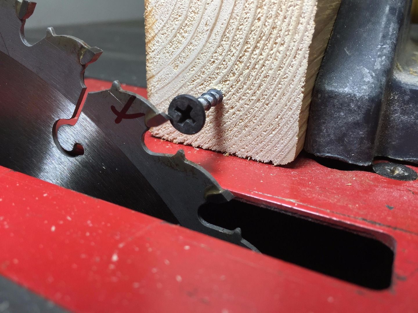 Tune Up Your Table Saw With a 2x4 : 9 Steps (with Pictures) - Instructables