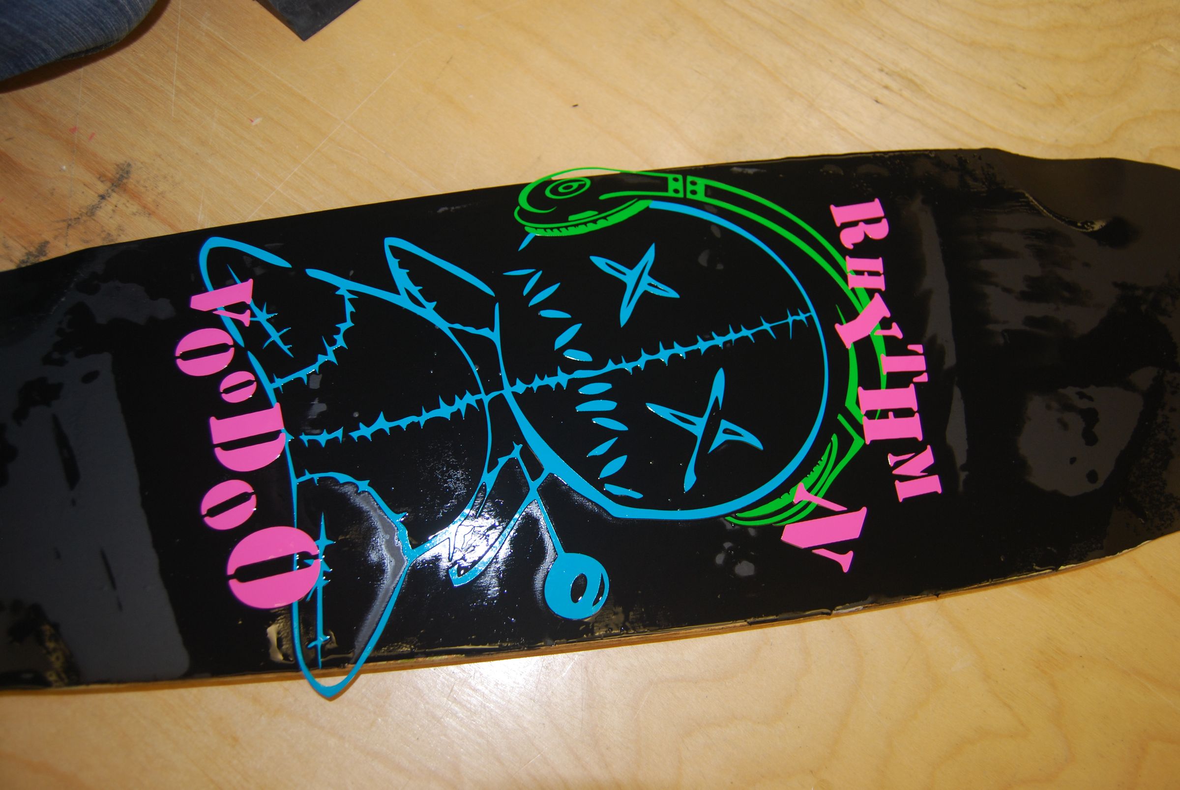 Applying Vinyl to Curved Surfaces : 4 Steps (with Pictures) - Instructables