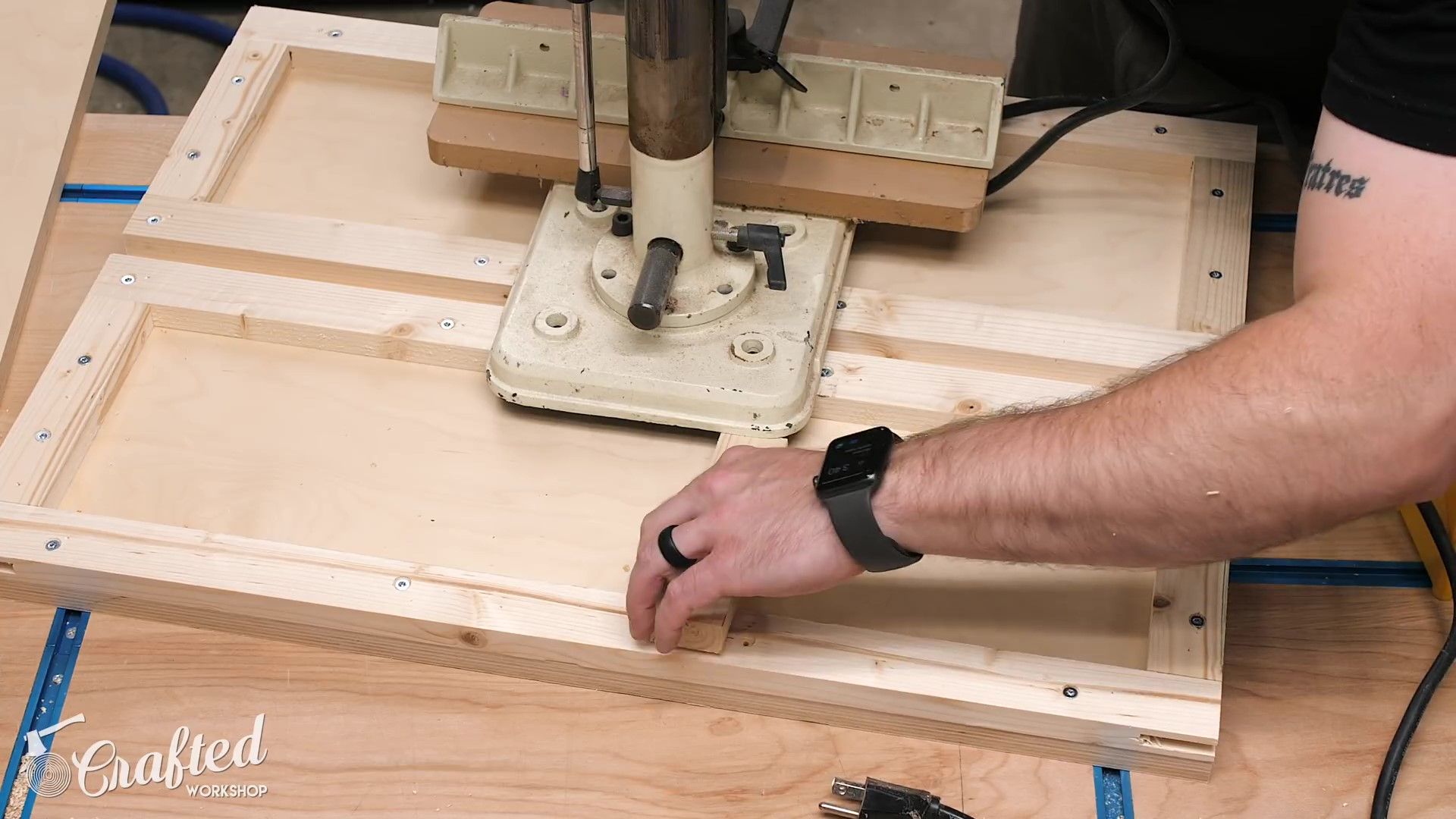 How to Build a DIY Flip Top Tool Stand Workstation // Woodworking Shop ...