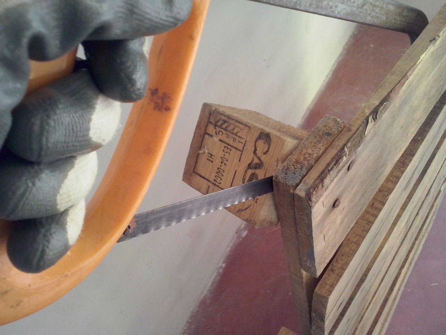 How to Disassemble Pallet Easy, Quick and Safe : 4 Steps - Instructables