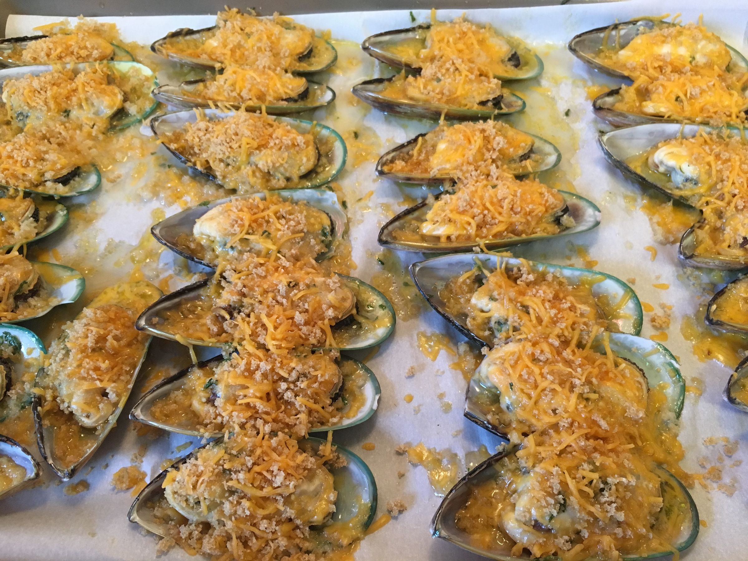 Green Shell Mussels With Garlic Butter Sauce : 6 Steps (with Pictures ...