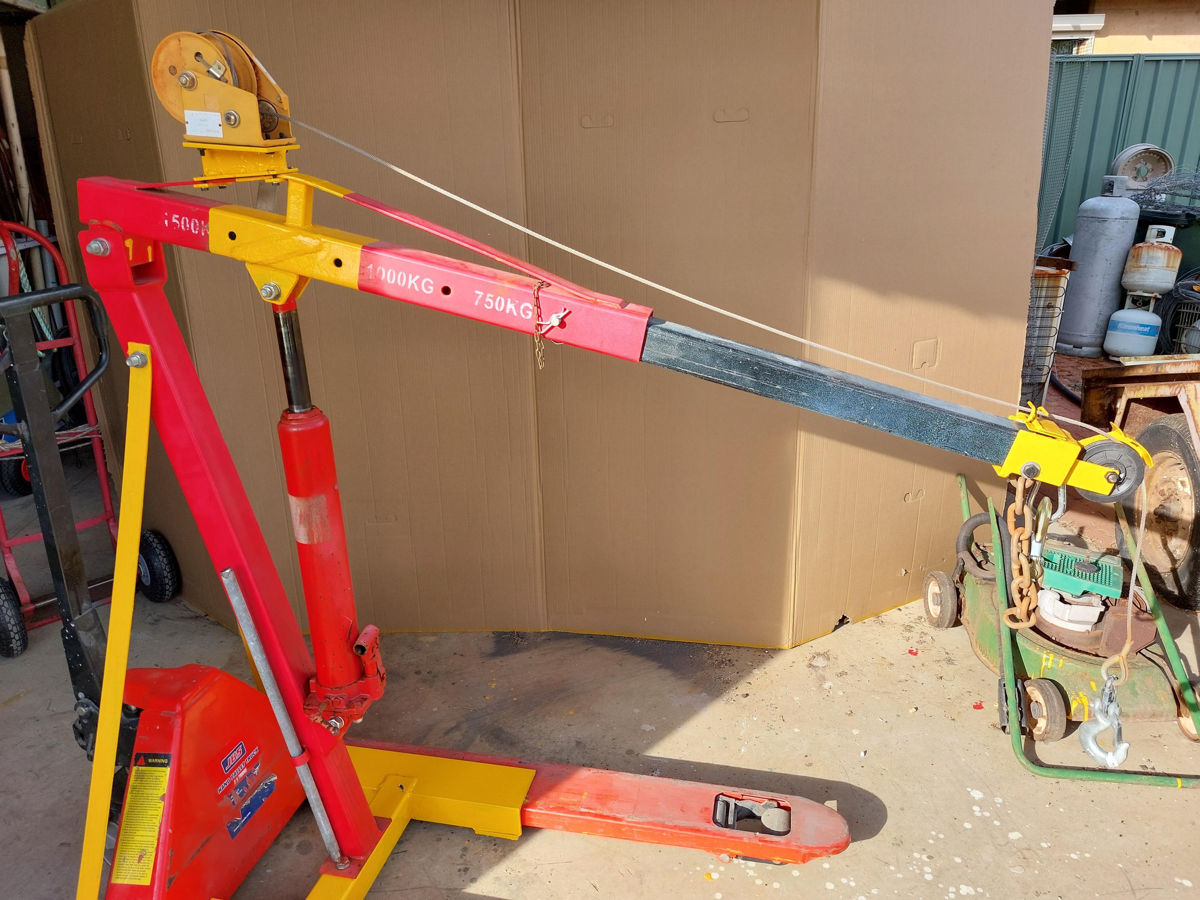 Versatile Workshop Crane - the Bitsa-crane Tool : 6 Steps - Instructables