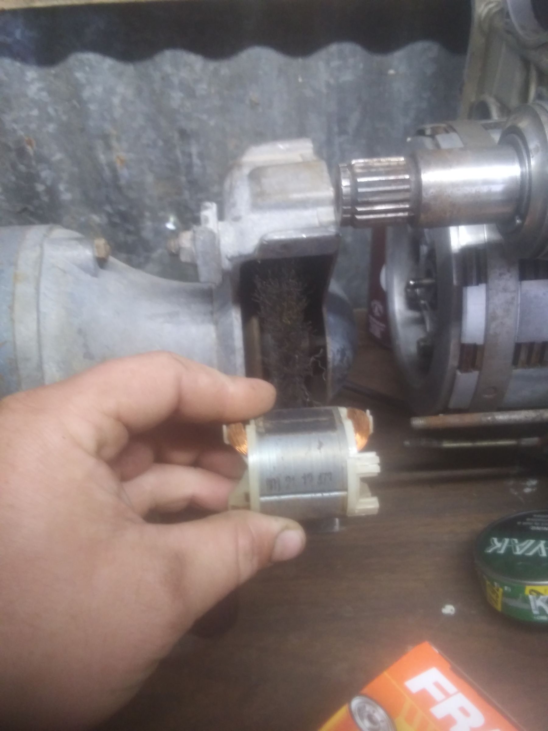 How to Restore an Old Dremel Tool and Replace Brushes : 7 Steps ...