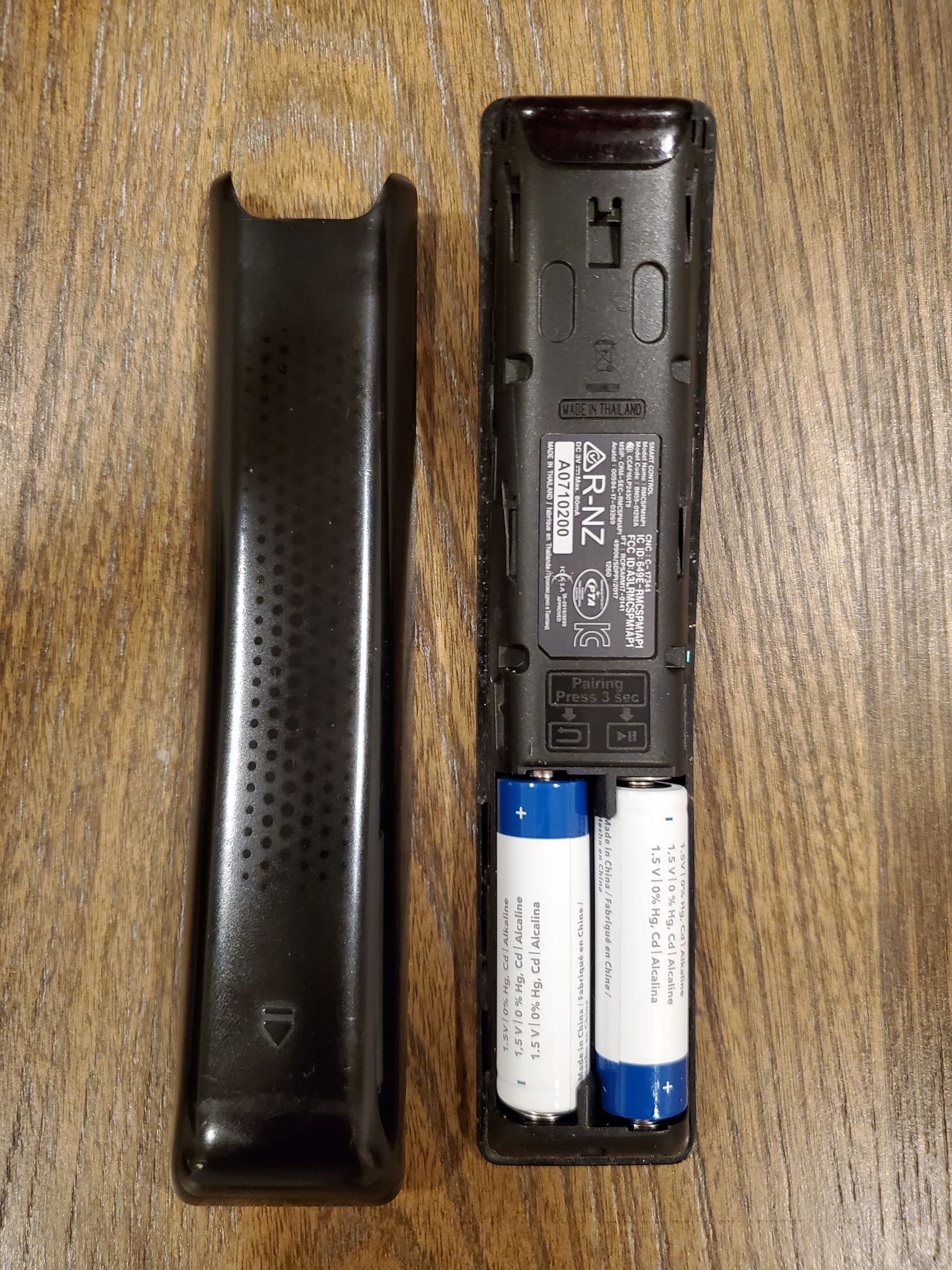 Replace Batteries in Display Remote : 11 Steps - Instructables