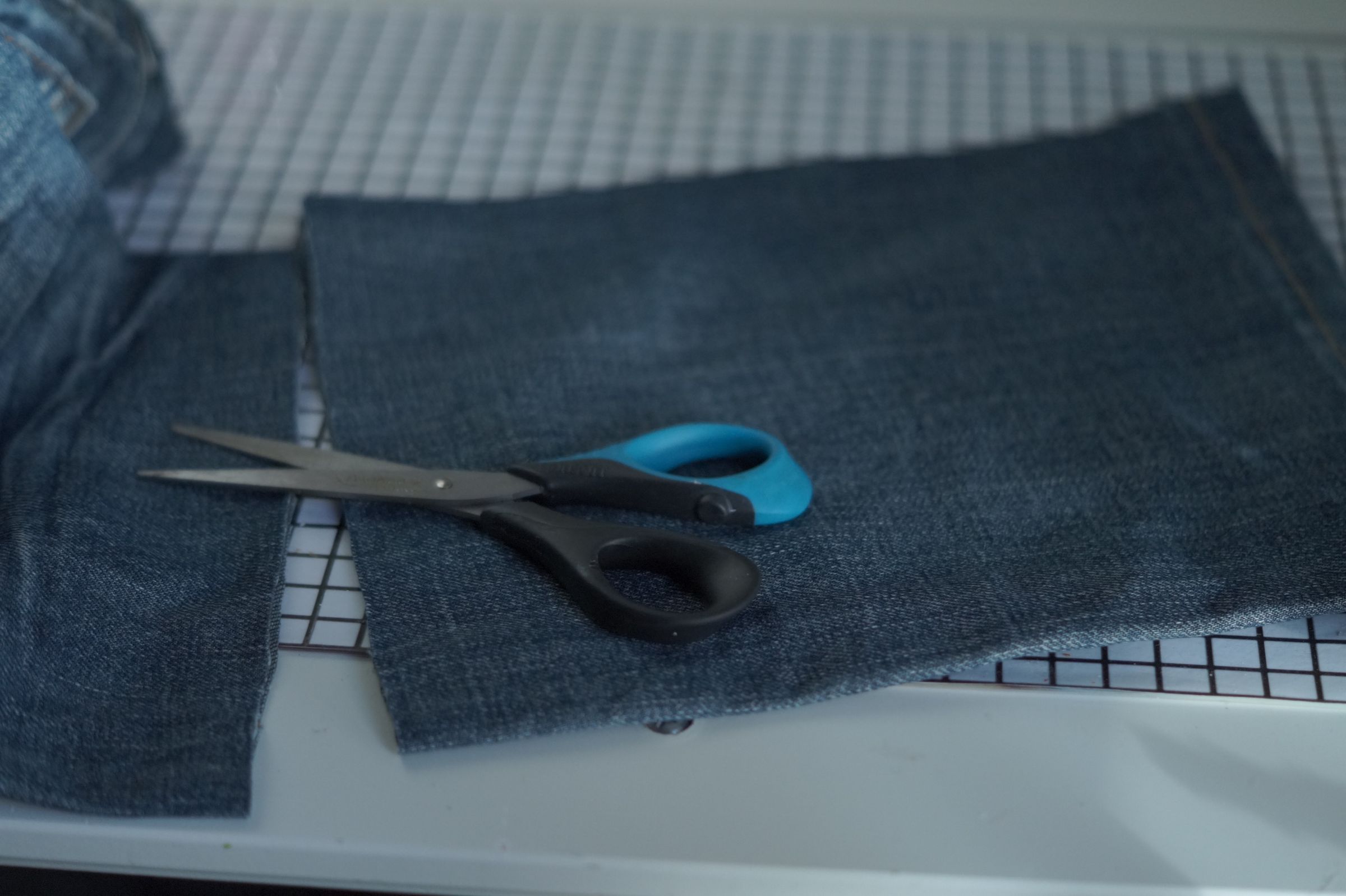 DIY Jean Planters - Recycled : 9 Steps (with Pictures) - Instructables