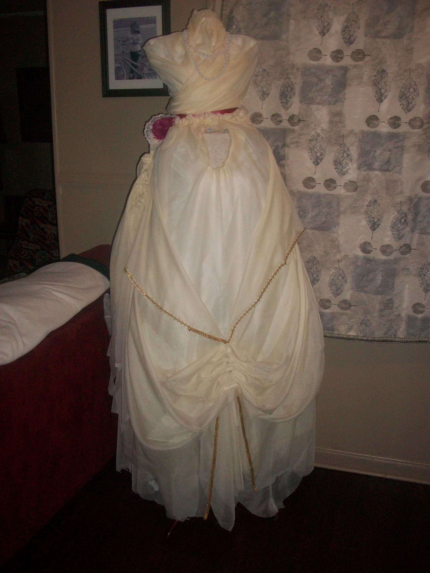 The Headless Woman Illusion Costume : 7 Steps - Instructables