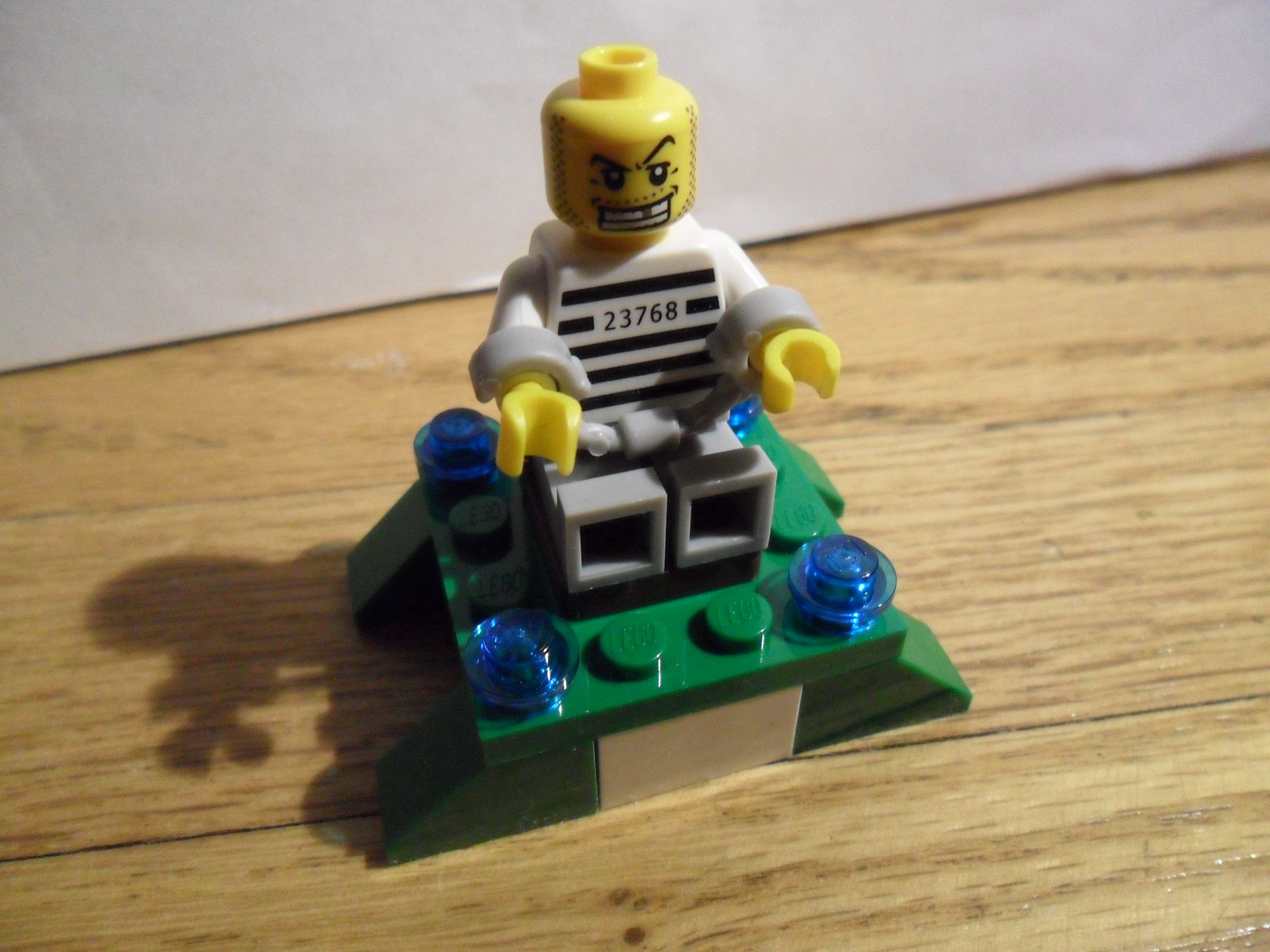 Lego Minifigure Throne : 5 Steps - Instructables